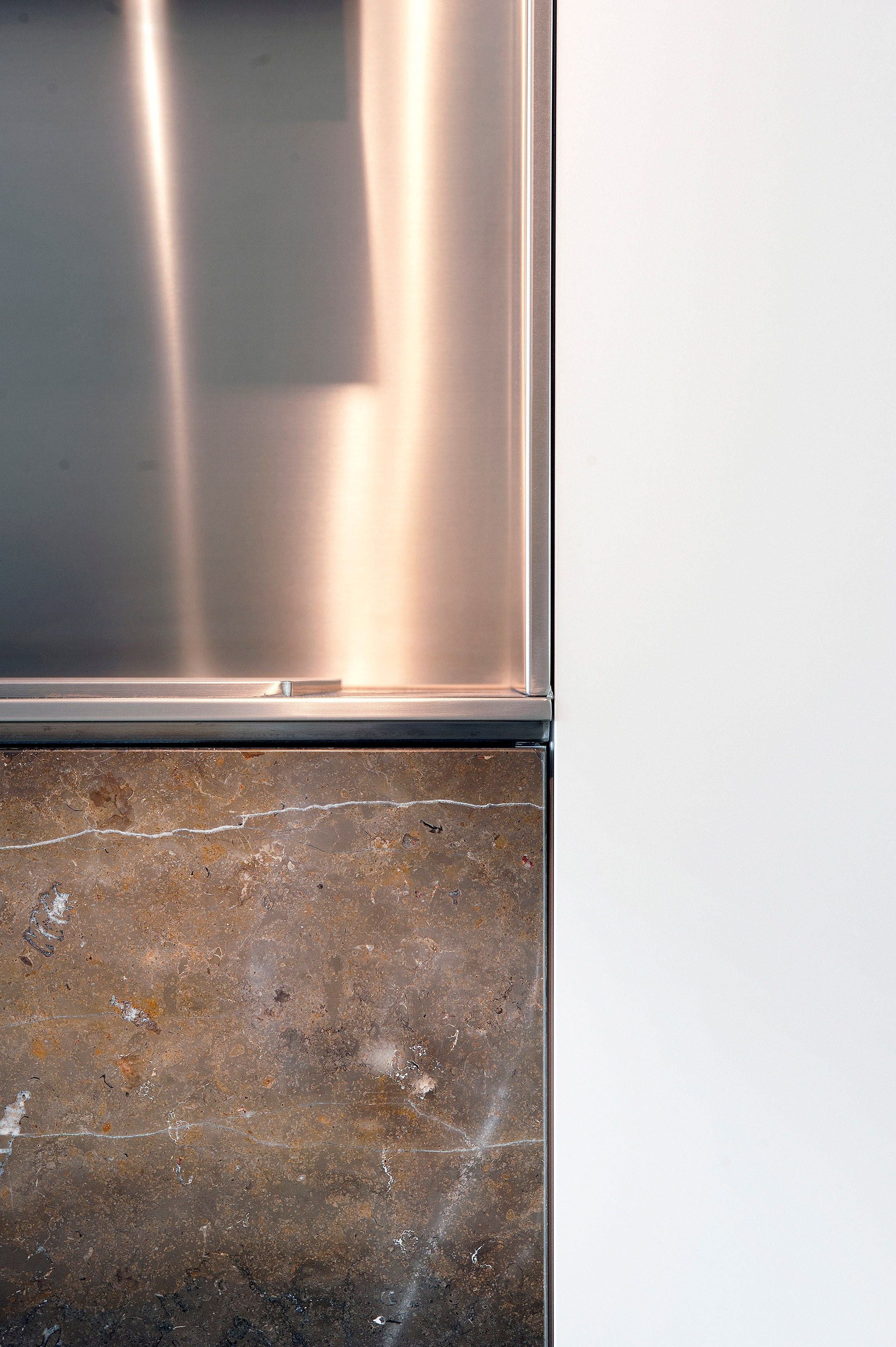 Lacquered wooden fitted kitchen MONFORTE By SCIC