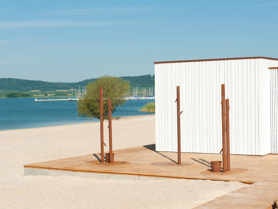 MONSIEUR Corten™ outdoor shower By CYRIA