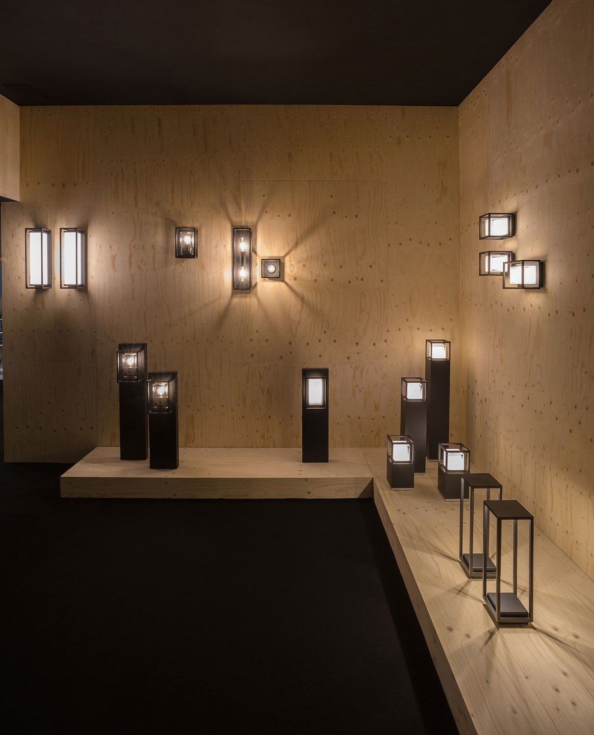 MONTUR L PC LED glass wall light By Deltalight