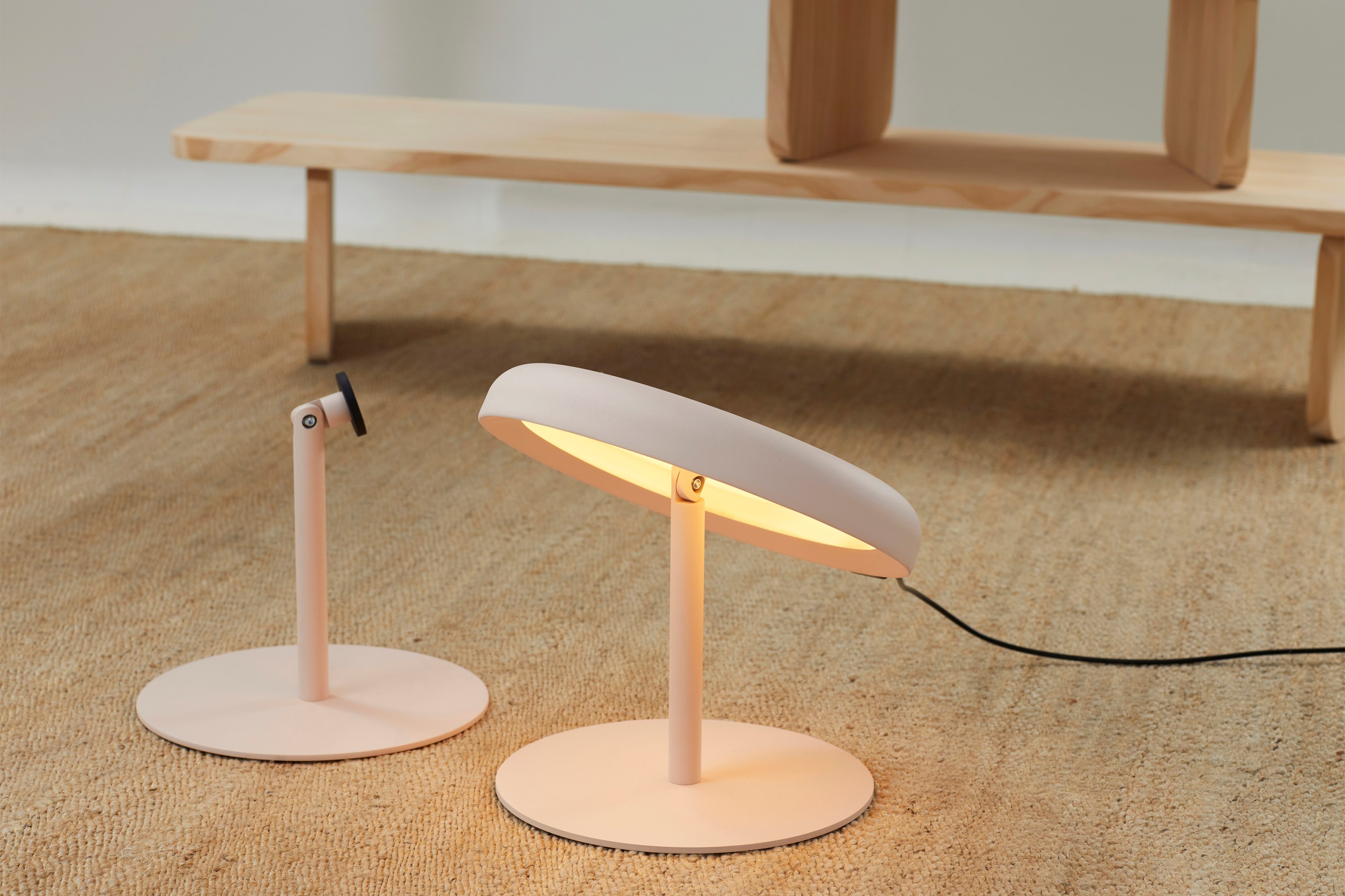 MOOD M-4066 | Table lamp By Estiluz design Nahtrang design