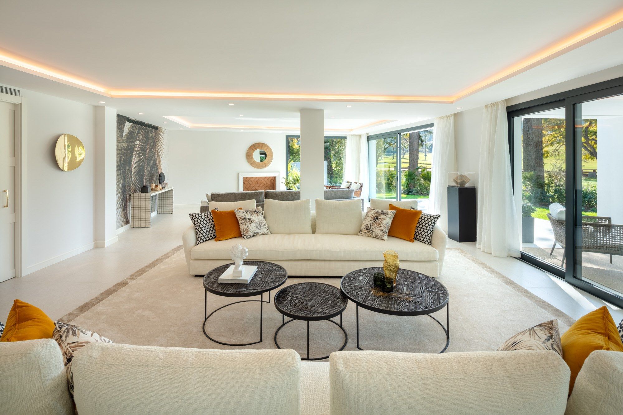 MOON | Sectional sofa Moon Collection By Martínez Cardona