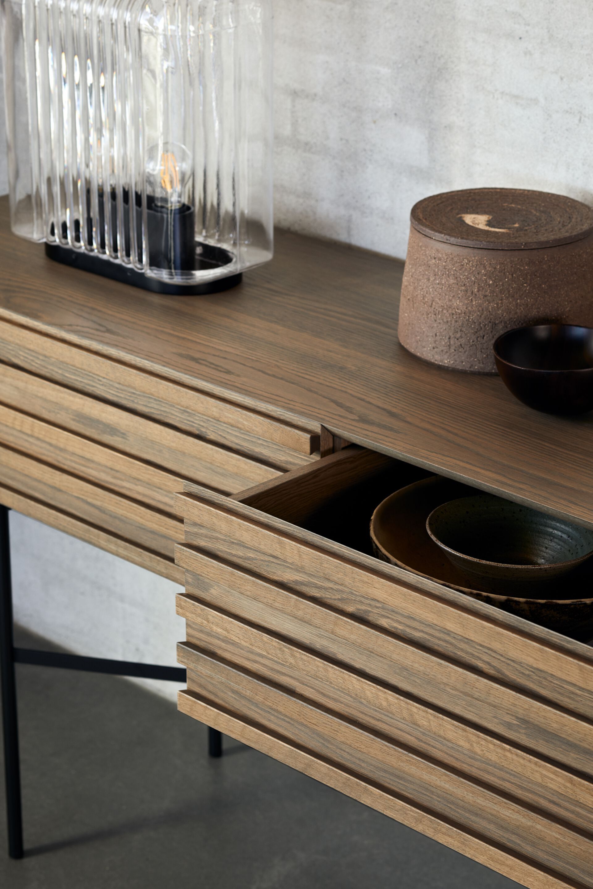 HARRI Console table By MORE