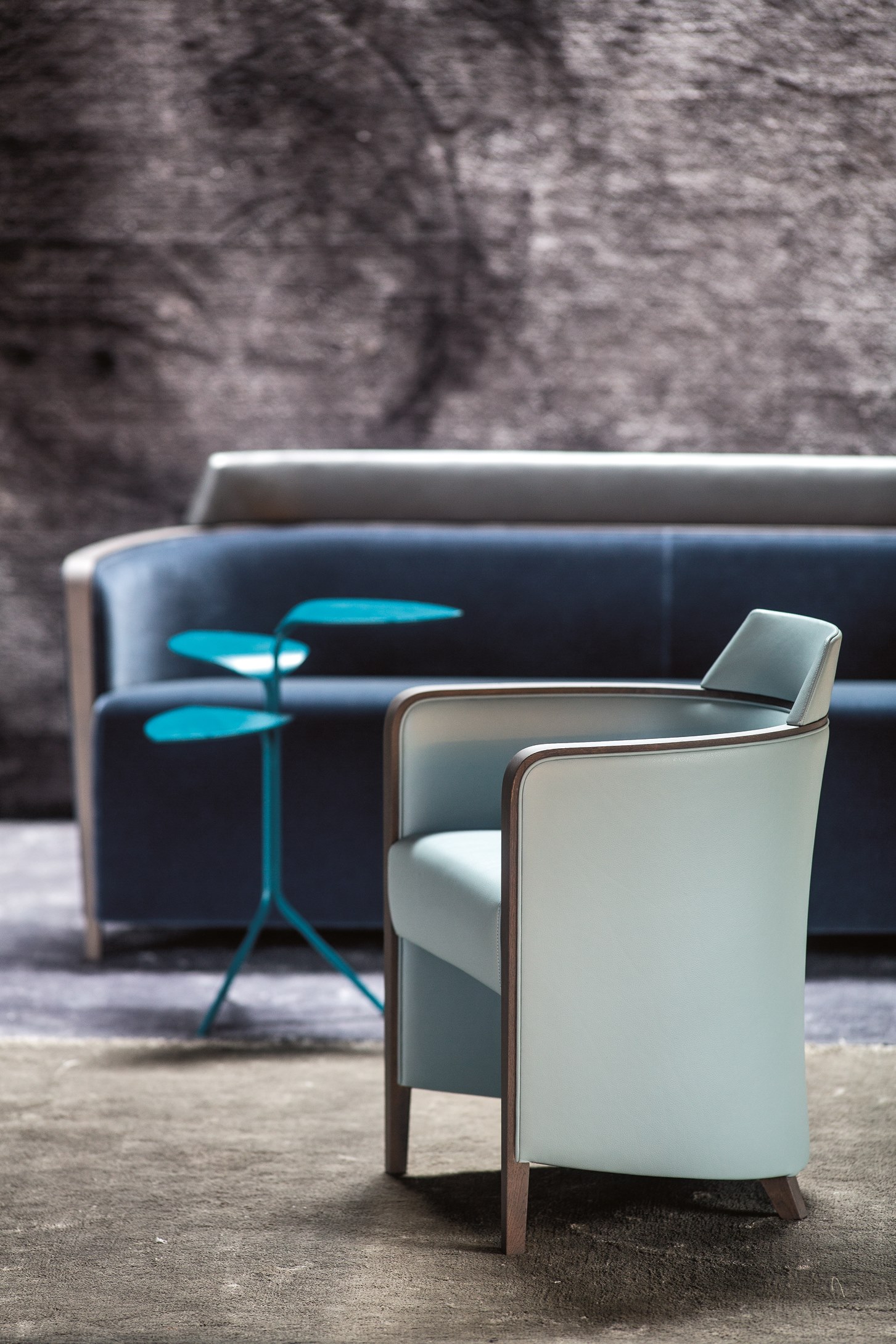 MORNING GLORY 茶几 By Moroso