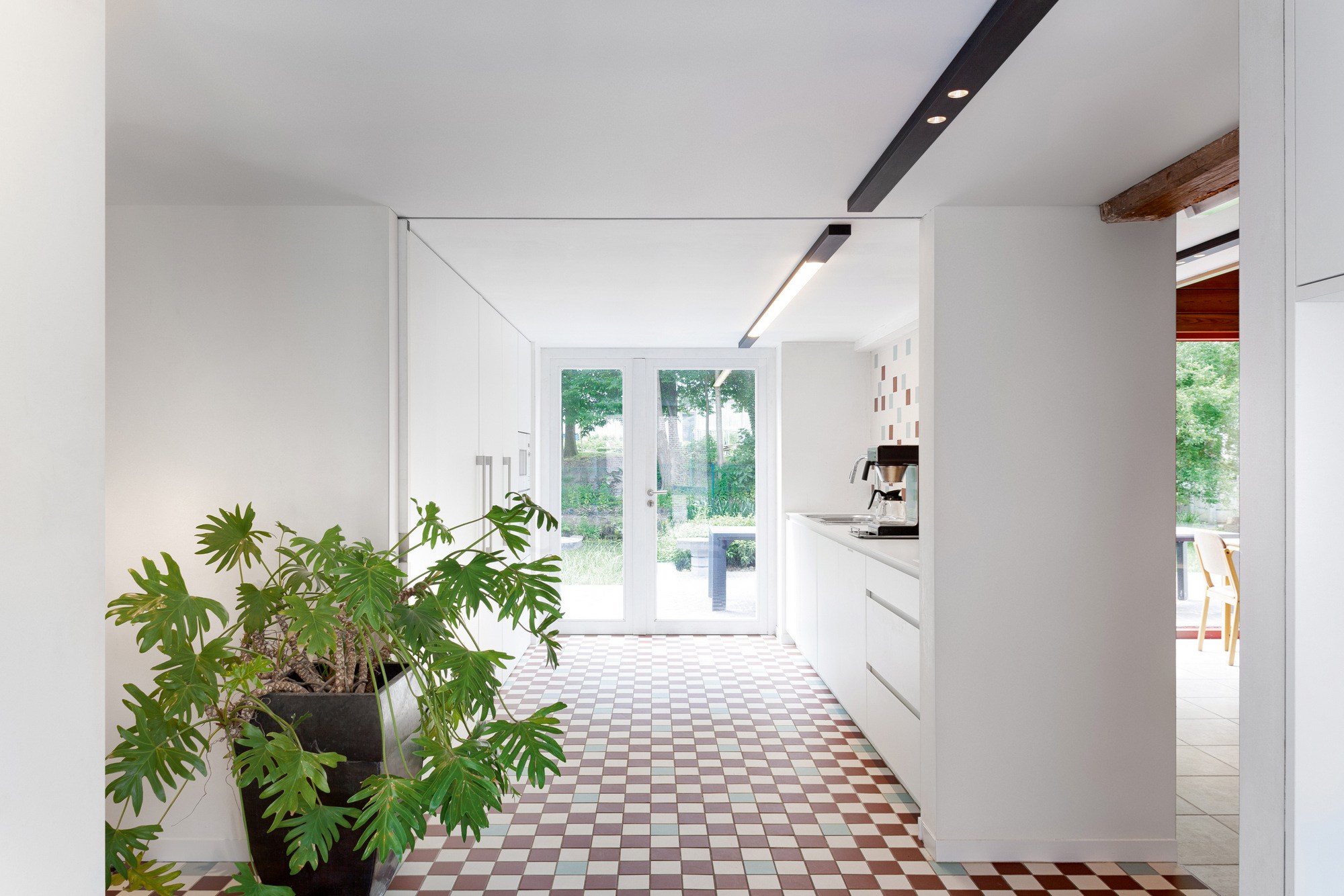 MP78 Ceiling mounted linear lighting profile By Modular Lighting ...