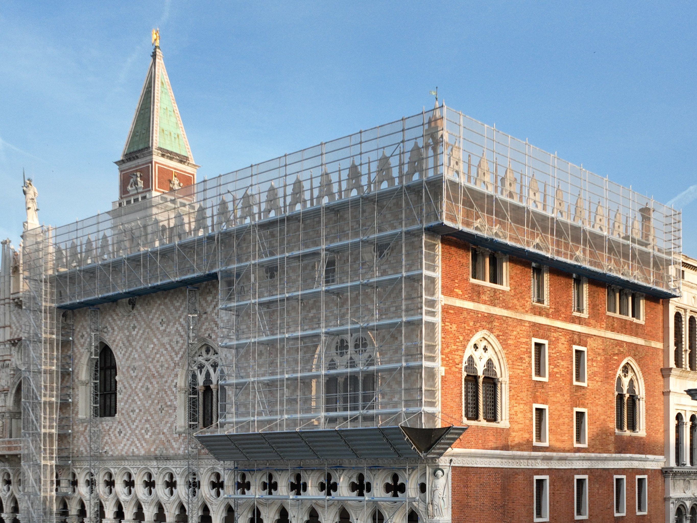 Ponteggio multidirezionale in acciaio zincato a caldo MULTIDIREZIONALE MP - Pilosio - Edilportale