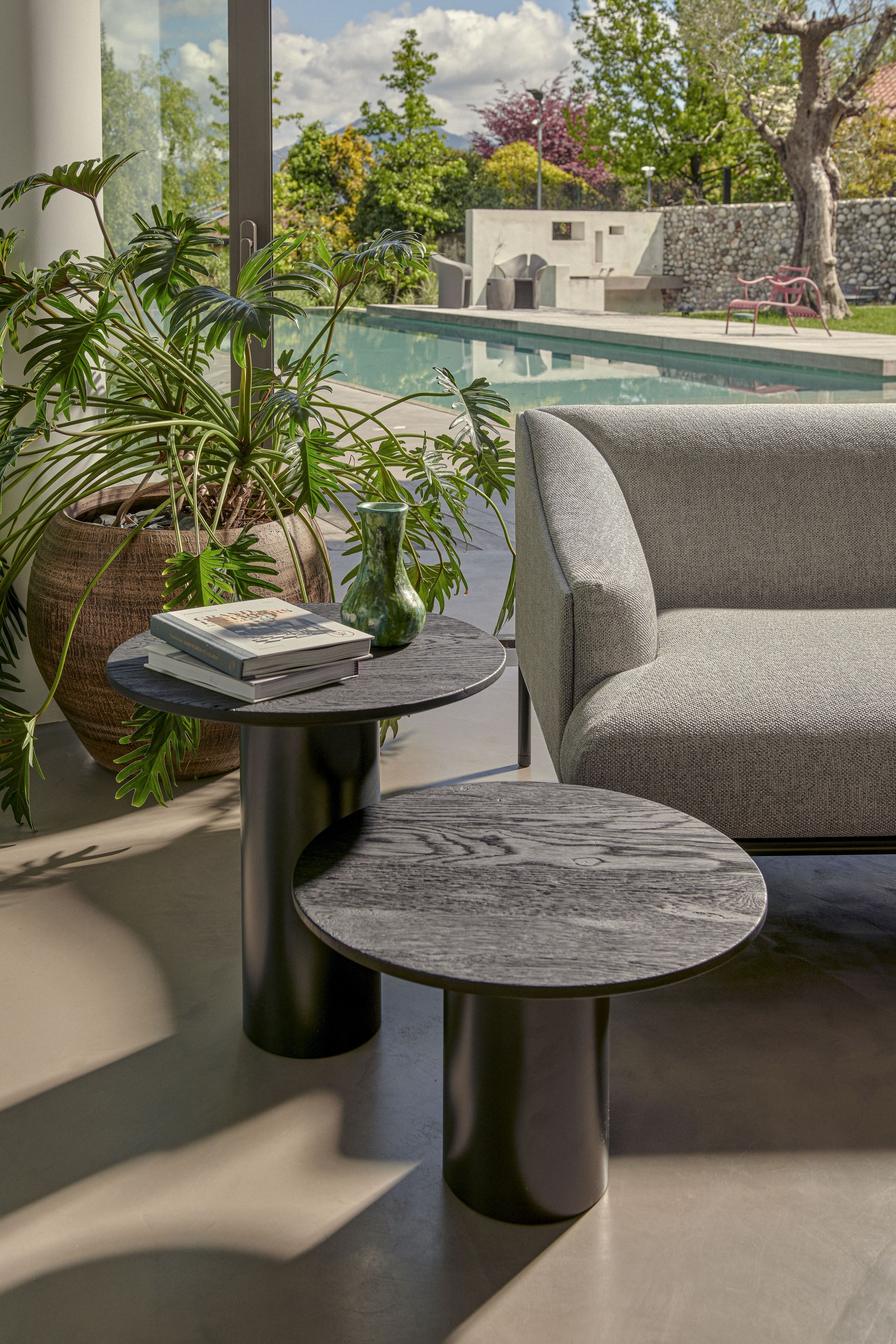 MUSH Coffee table By Cappellini | design Giulio Cappellini