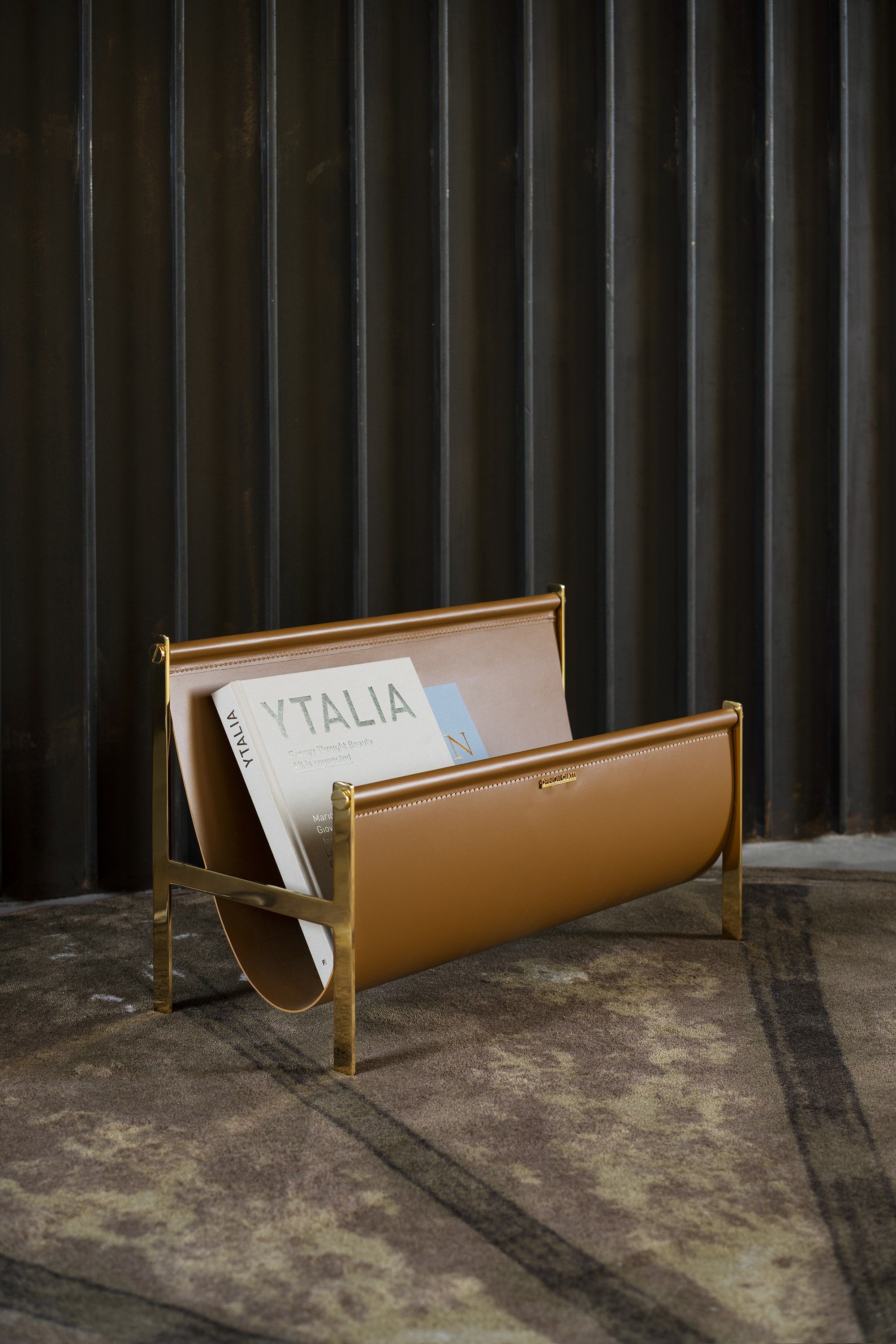 Magazine rack Tanned leather magazine rack By Opinion Ciatti | design ...