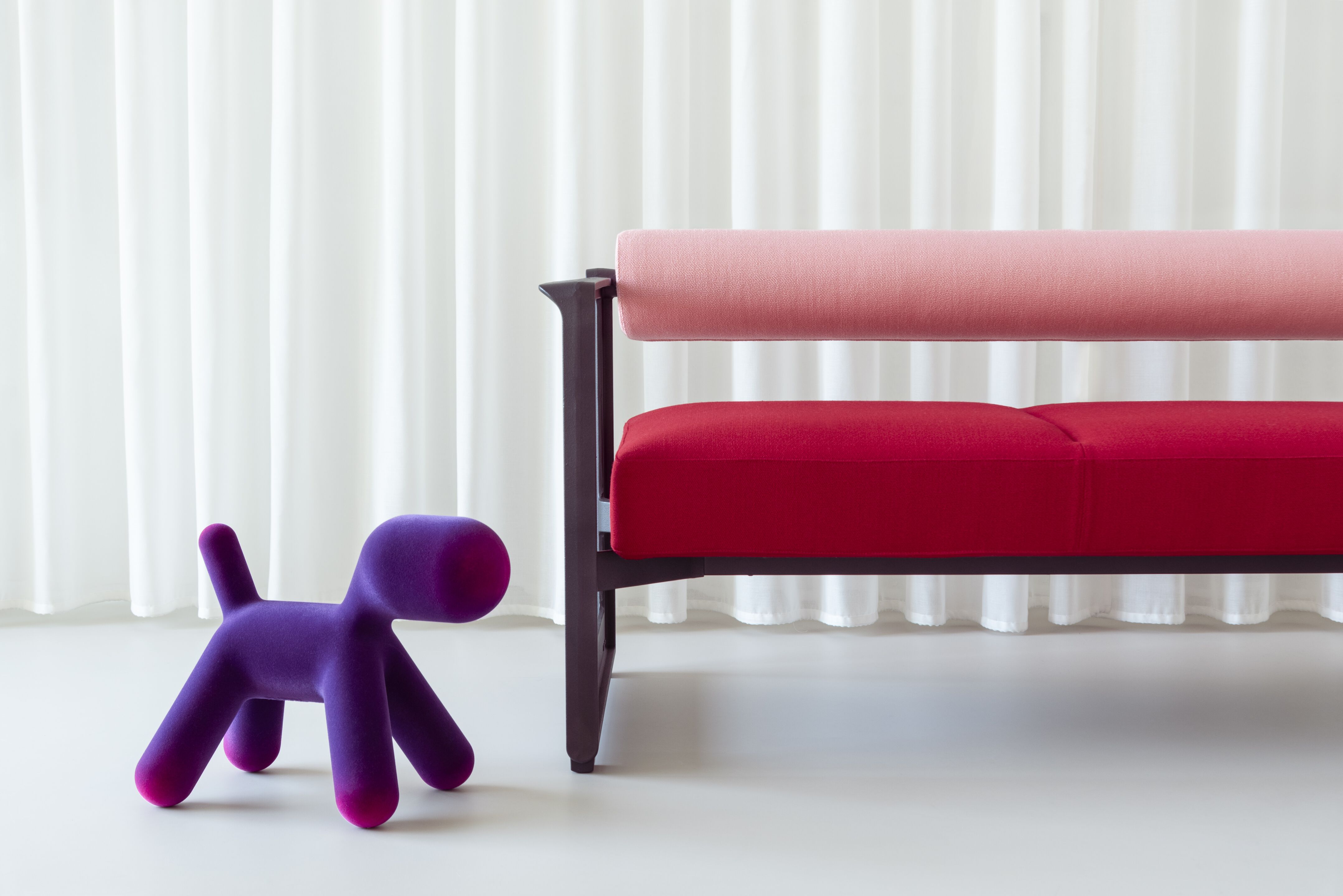 PUPPY VELVET Polyethylene game By Magis | design Eero Aarnio
