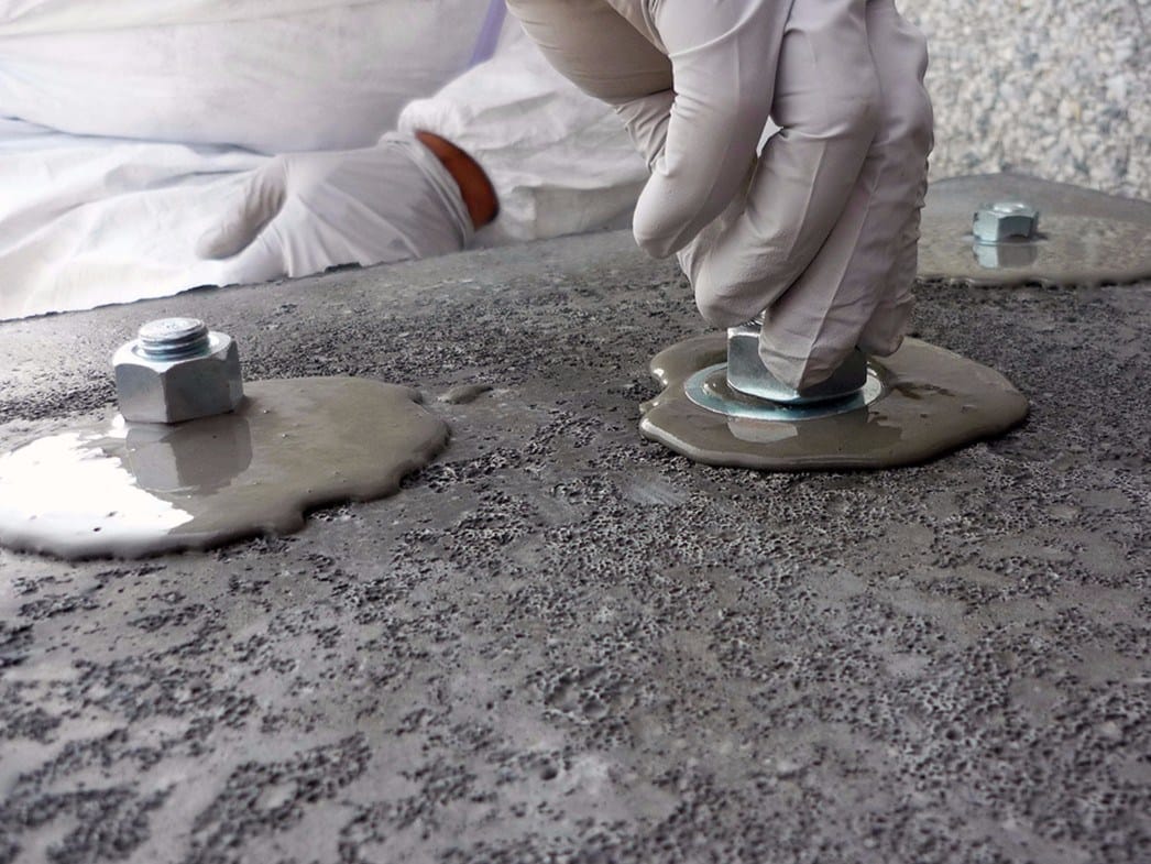 Adhésif à base de ciment MasterFlow 960 By Master Builders Solutions