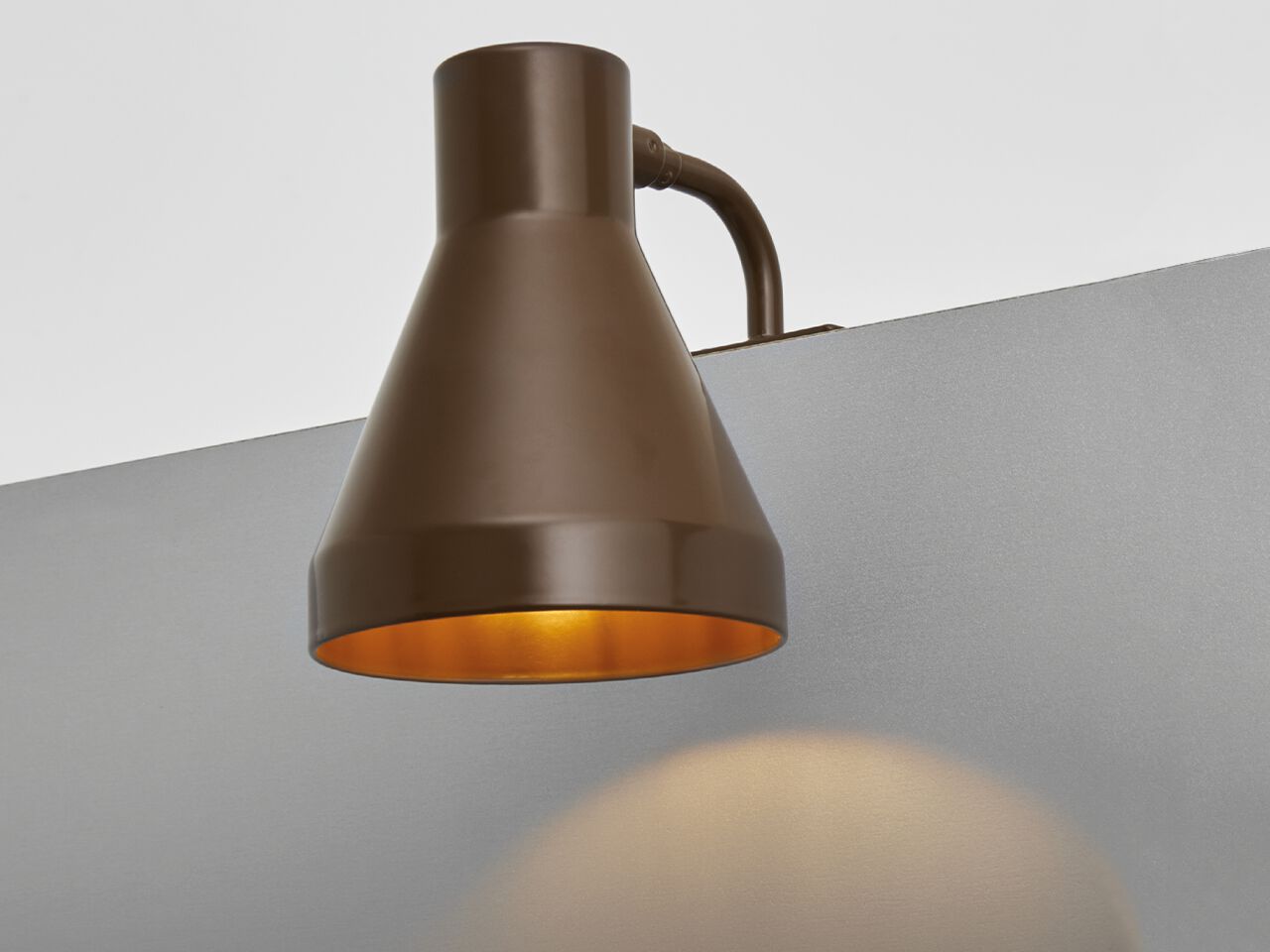 SIMOS Wall lamp By Metalarredo