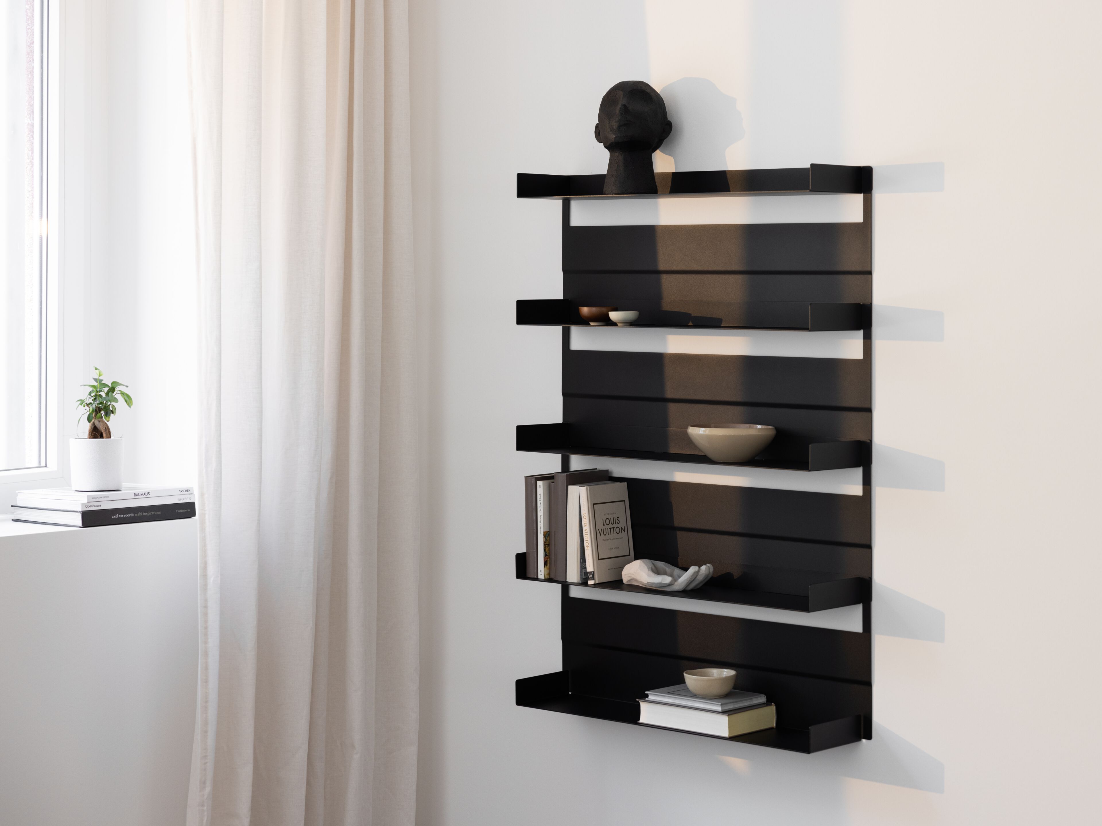 ARIS Wall shelf By Metallbude