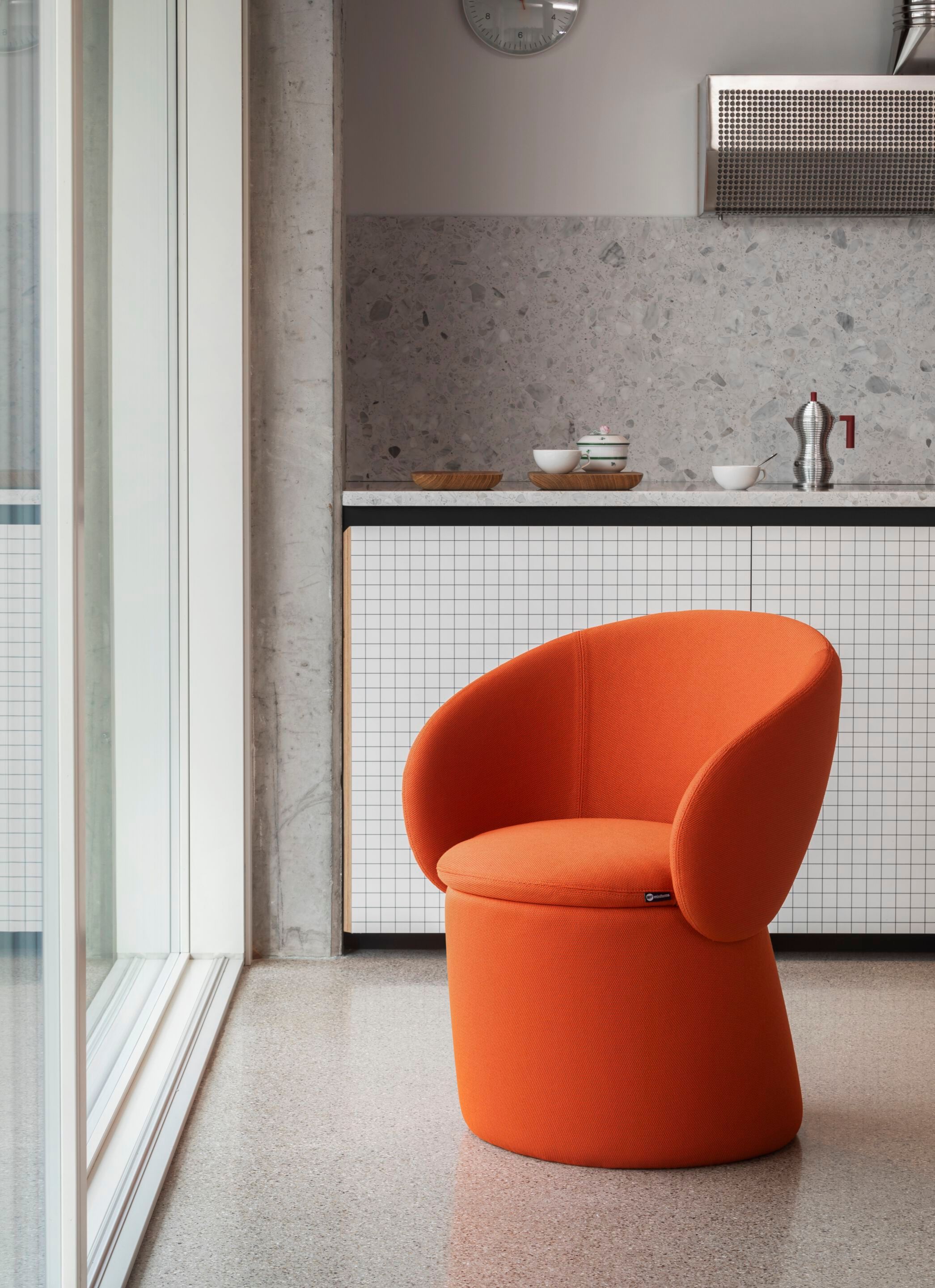 NEBULA MONACA Fabric easy chair with armrests By Miniforms | design E-ggs