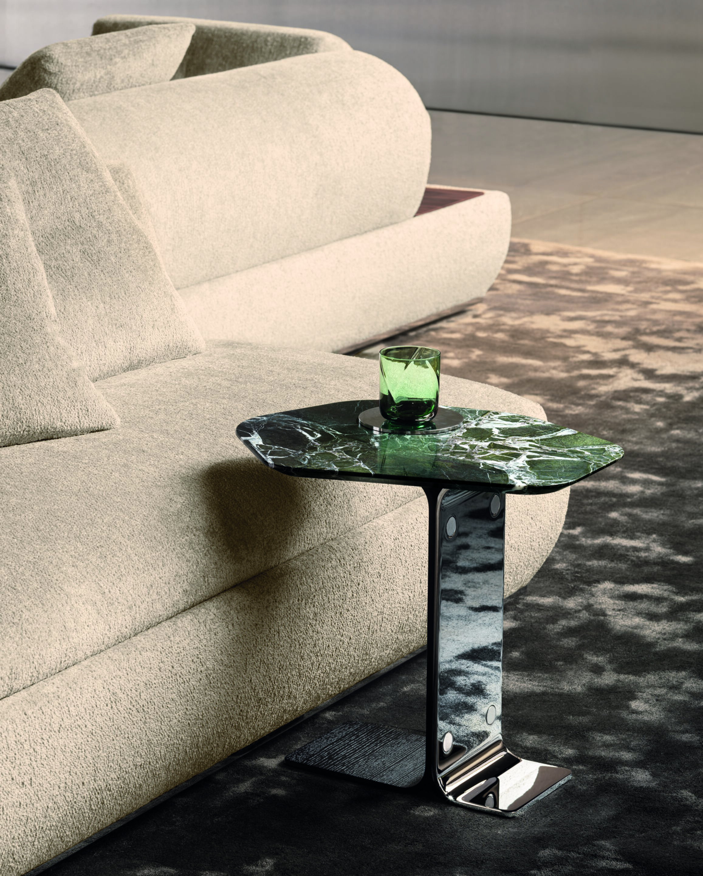 ETHAN Coffee table By Minotti