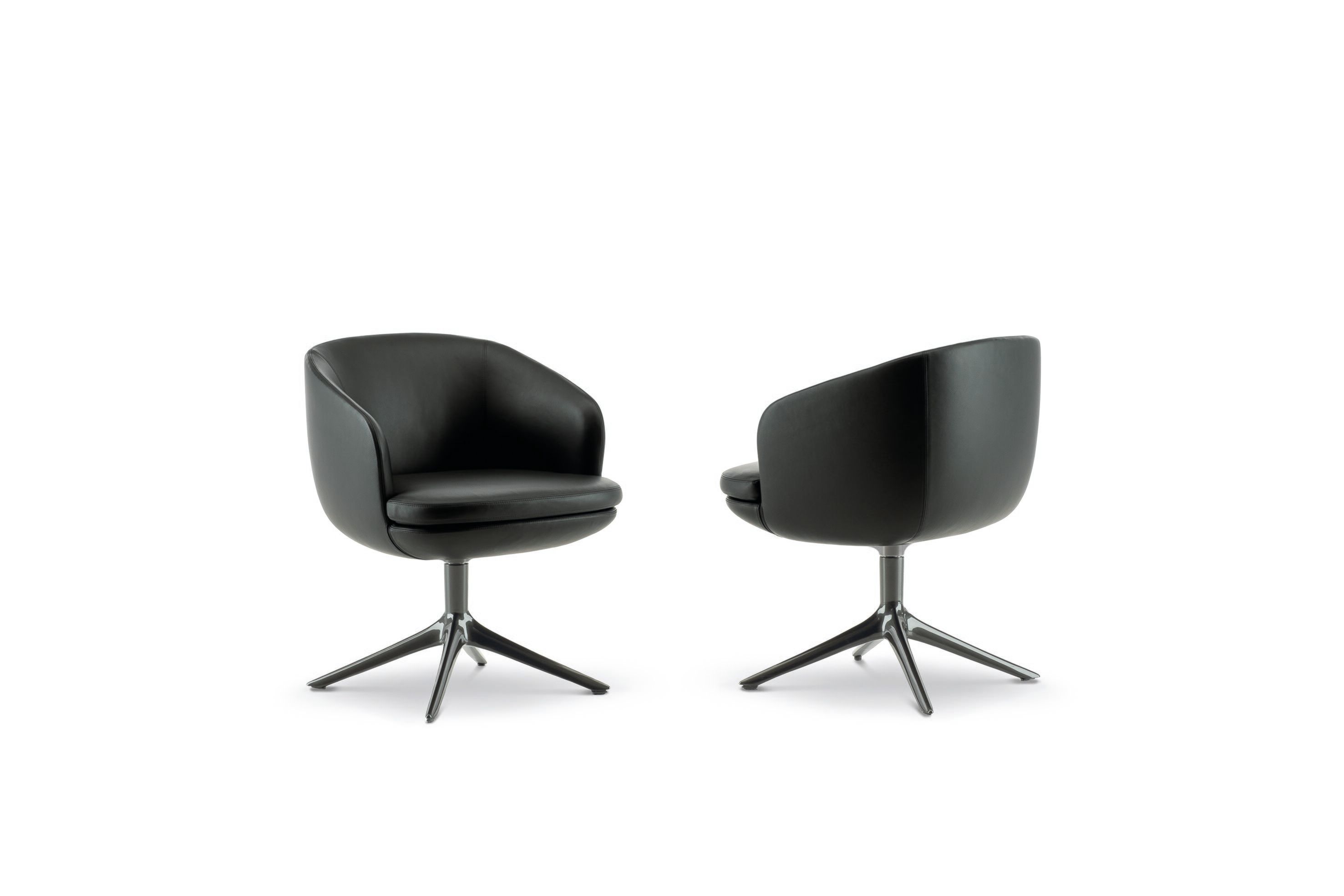 RAPHAEL With 4-spoke base swivel leather chair with armrests By Minotti