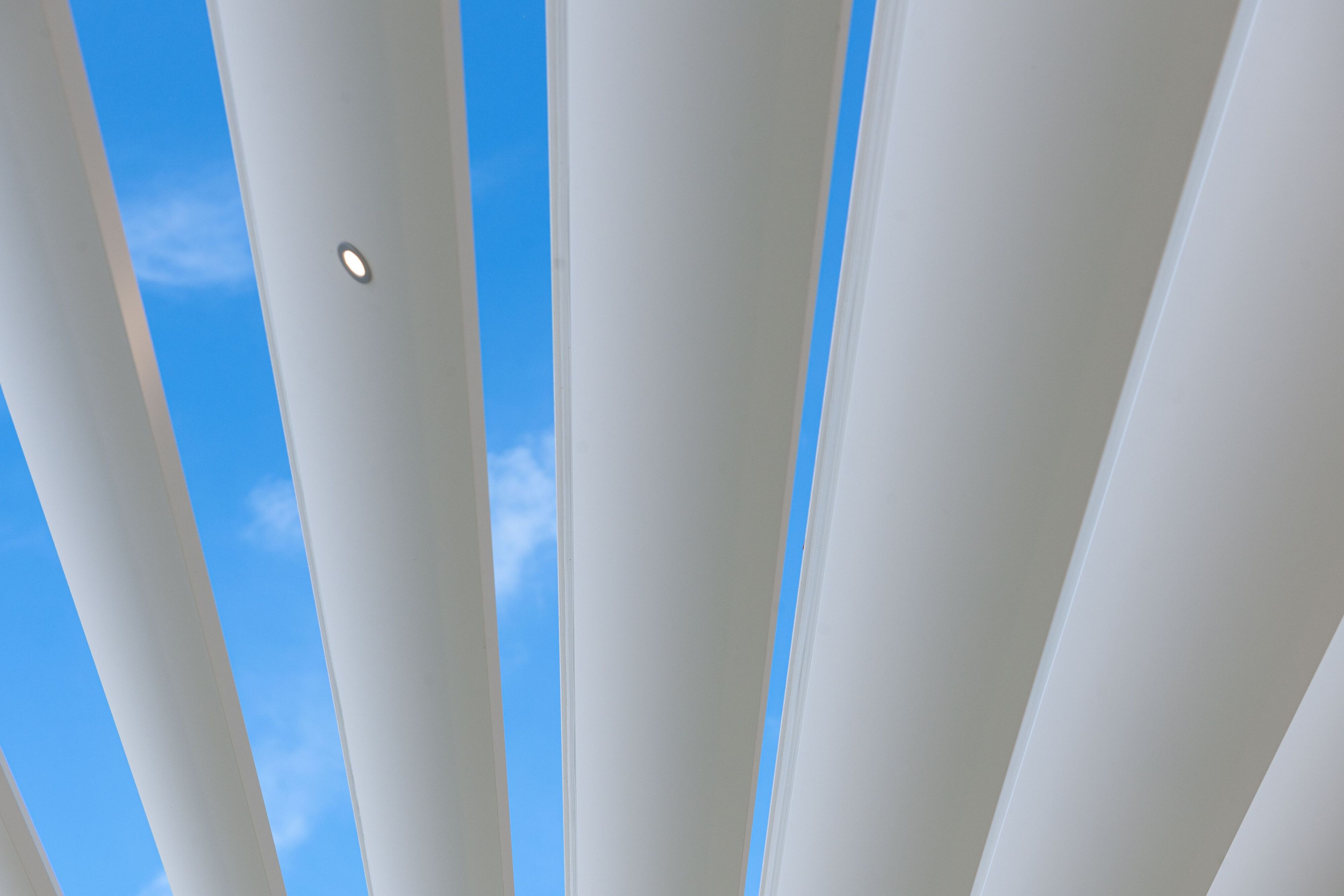 OPEN+ | Wall-mounted pergola Wall-mounted bioclimatic aluminium pergola ...