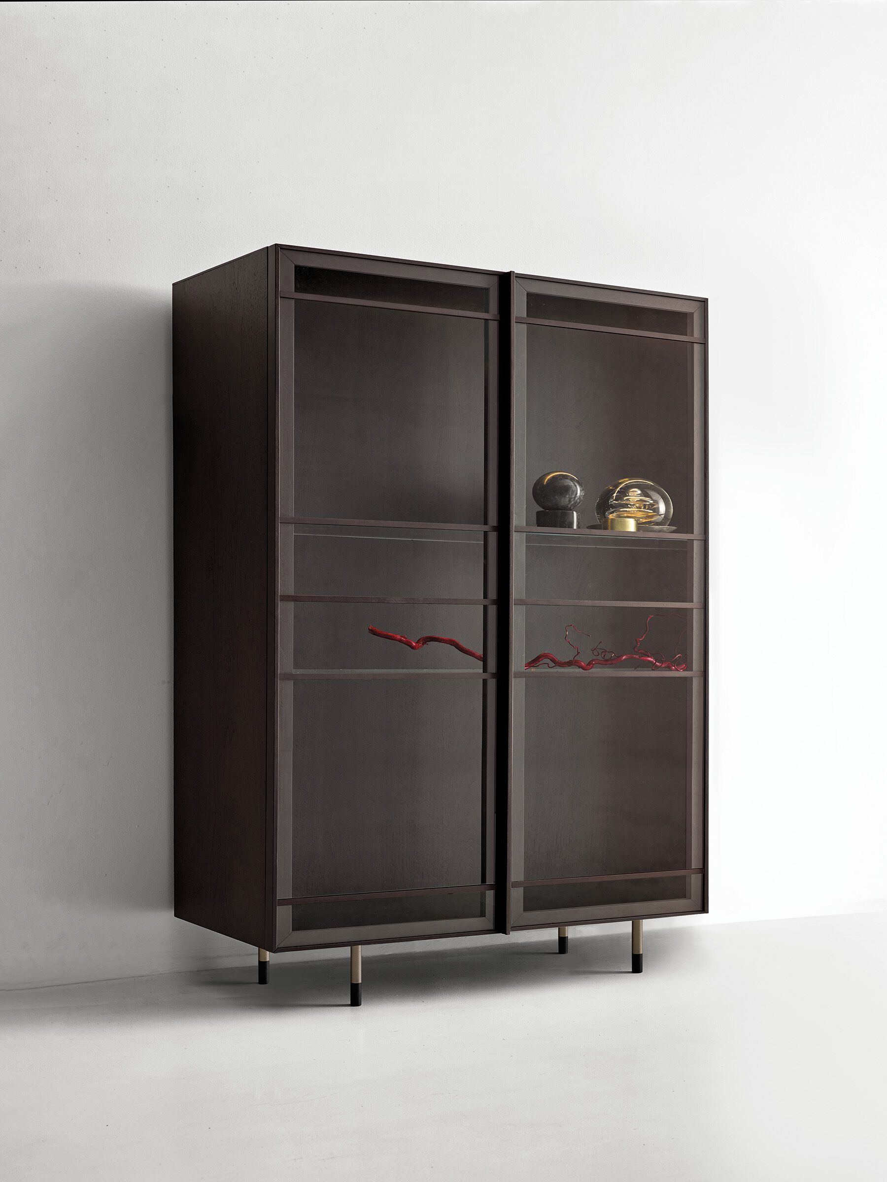 YORK Display cabinet By Modesign