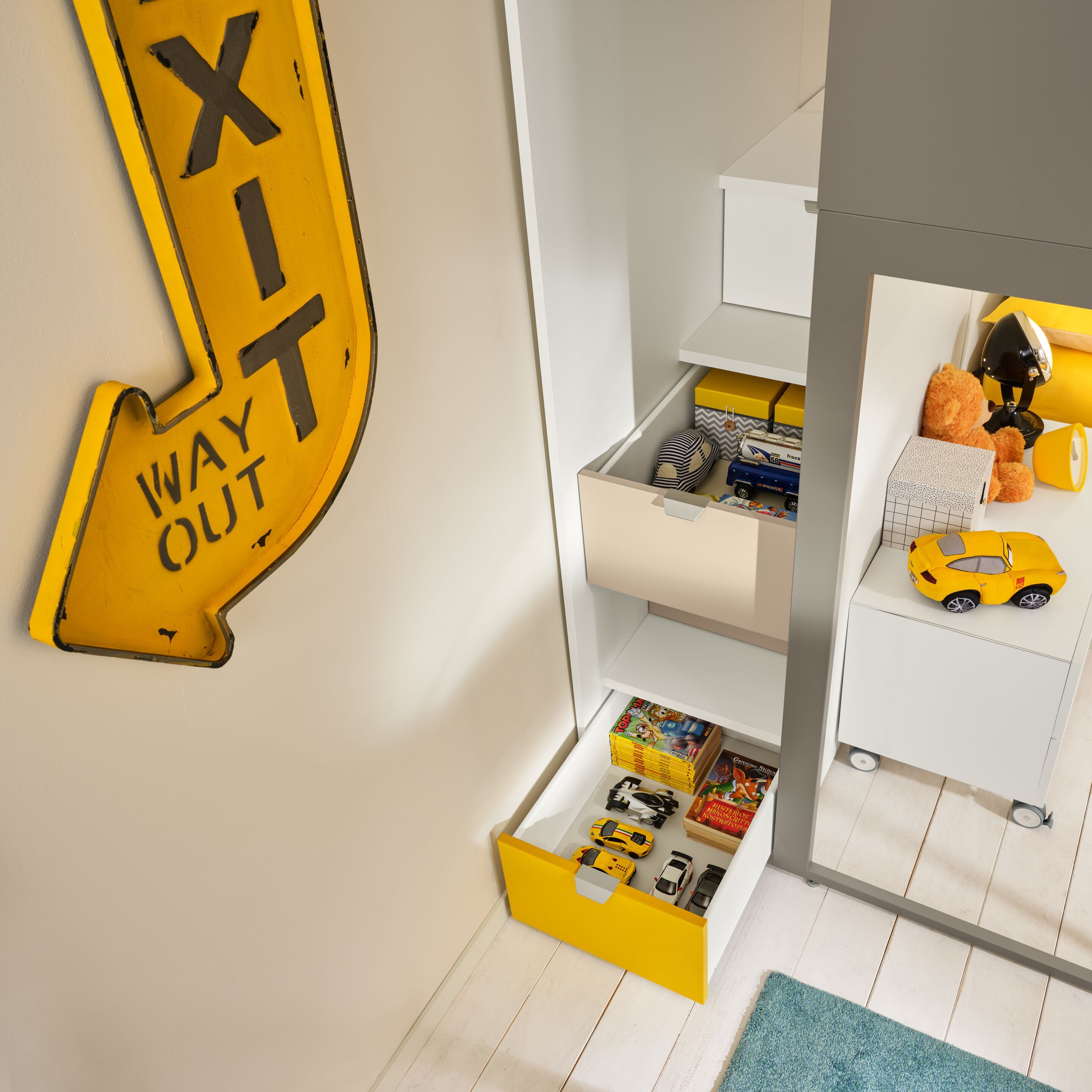 KC507 Bedroom set By Moretti Compact