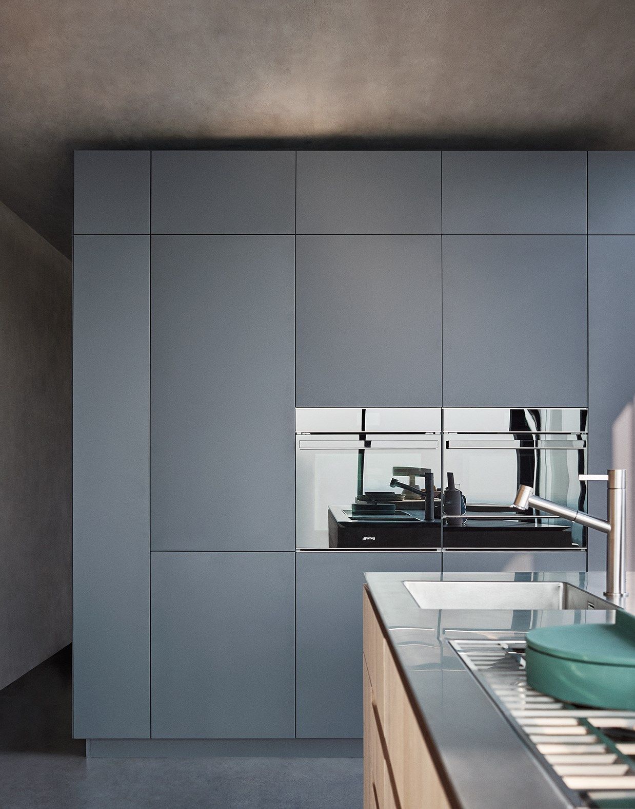 Kitchen with island N_ELLE - LIVING BY THE SEA N_Elle Collection By Cesar