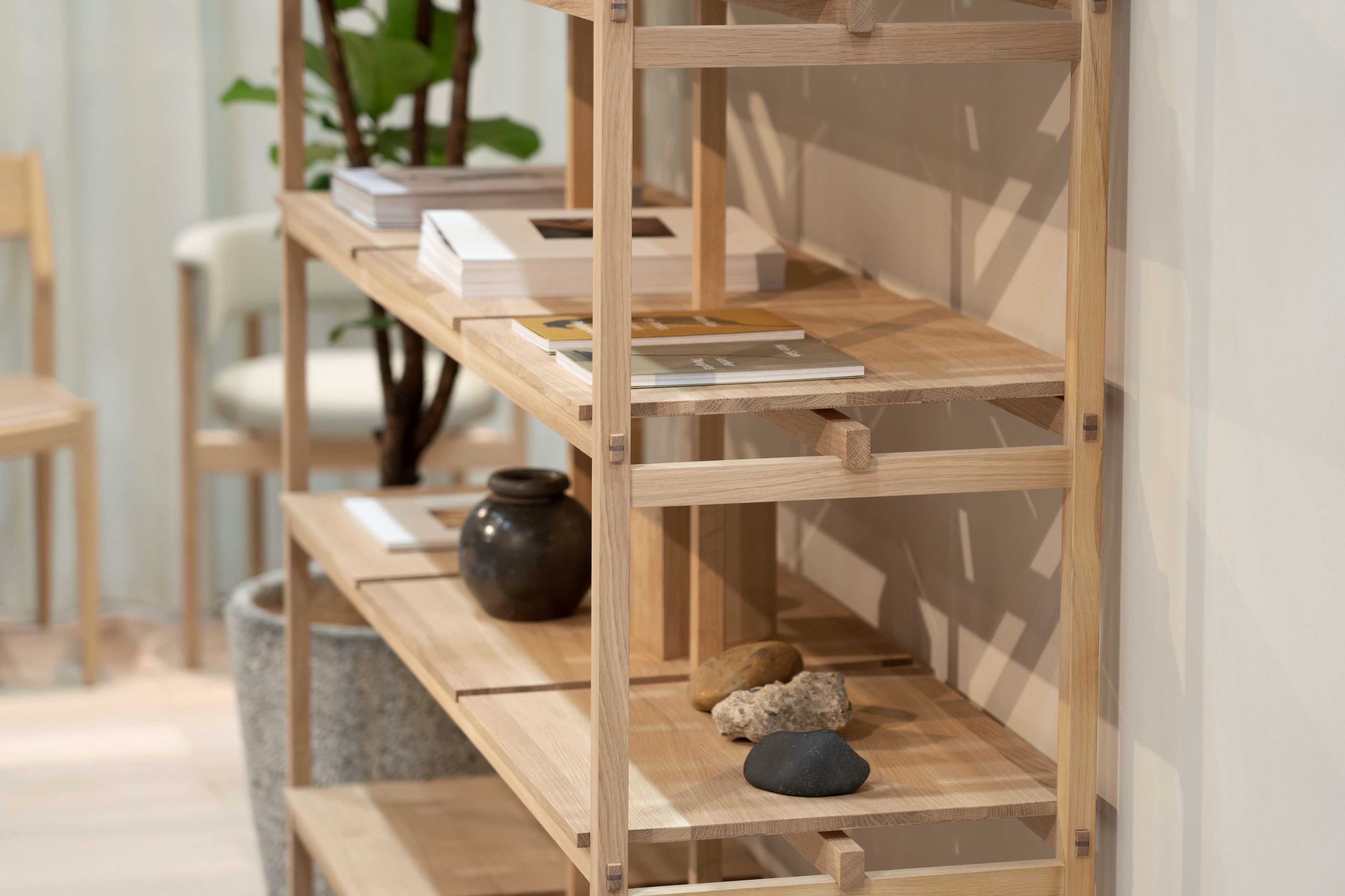 N-SS01 bibliothèque By KARIMOKU design Norm Architects