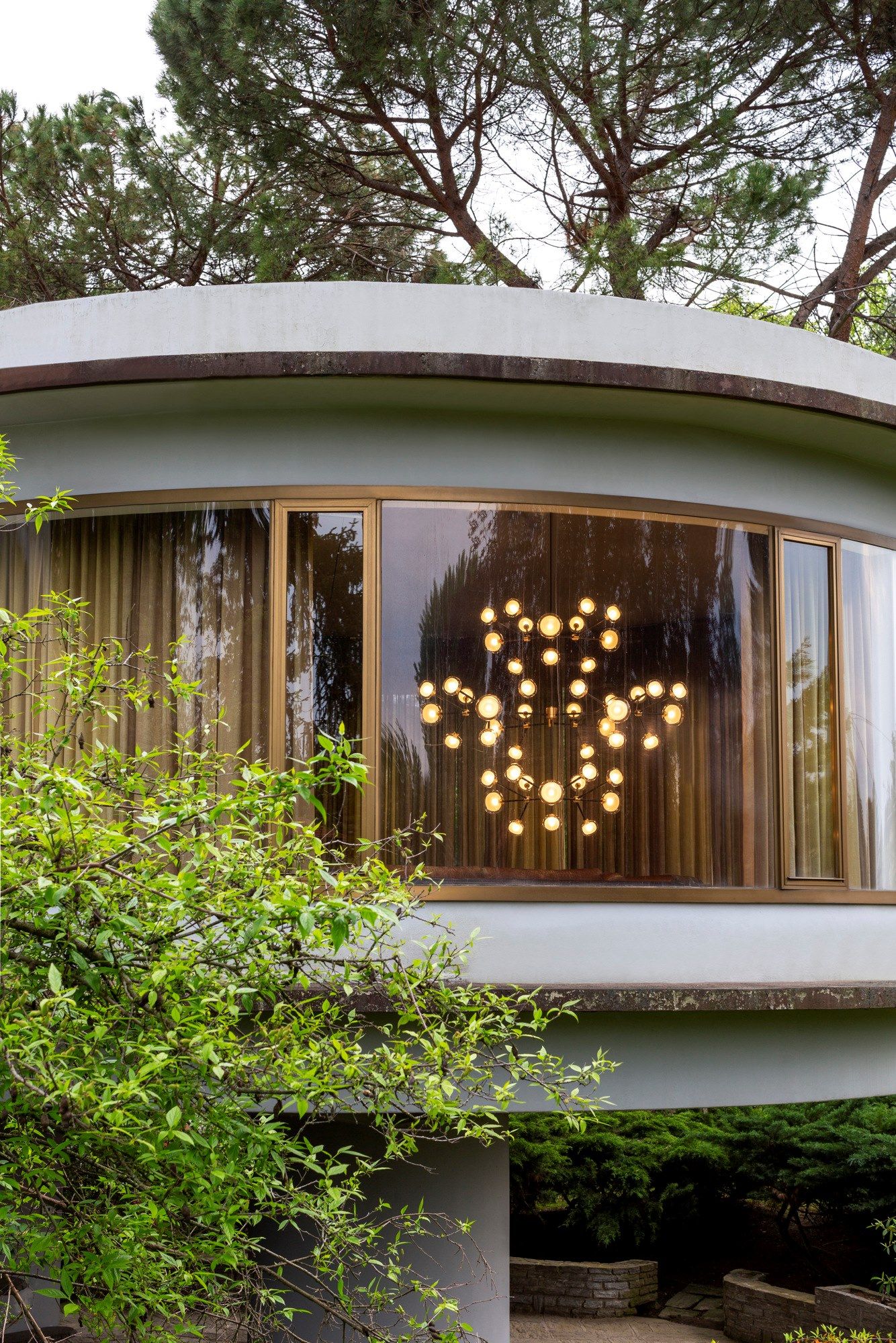 NABILA Metal chandelier By Tooy | design Corrado Dotti