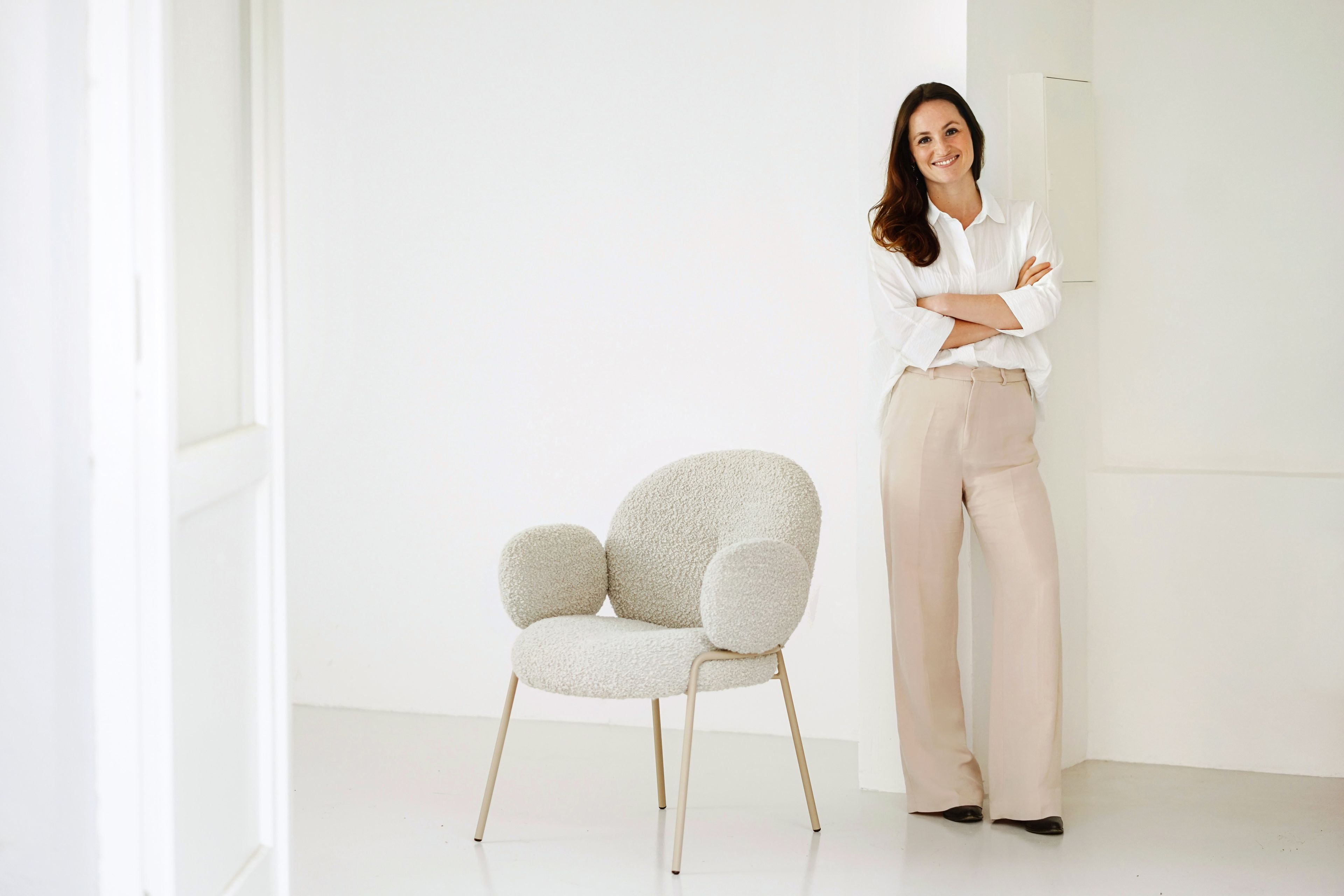 NANA | Chair with armrests By Freifrau design Hanne Willmann
