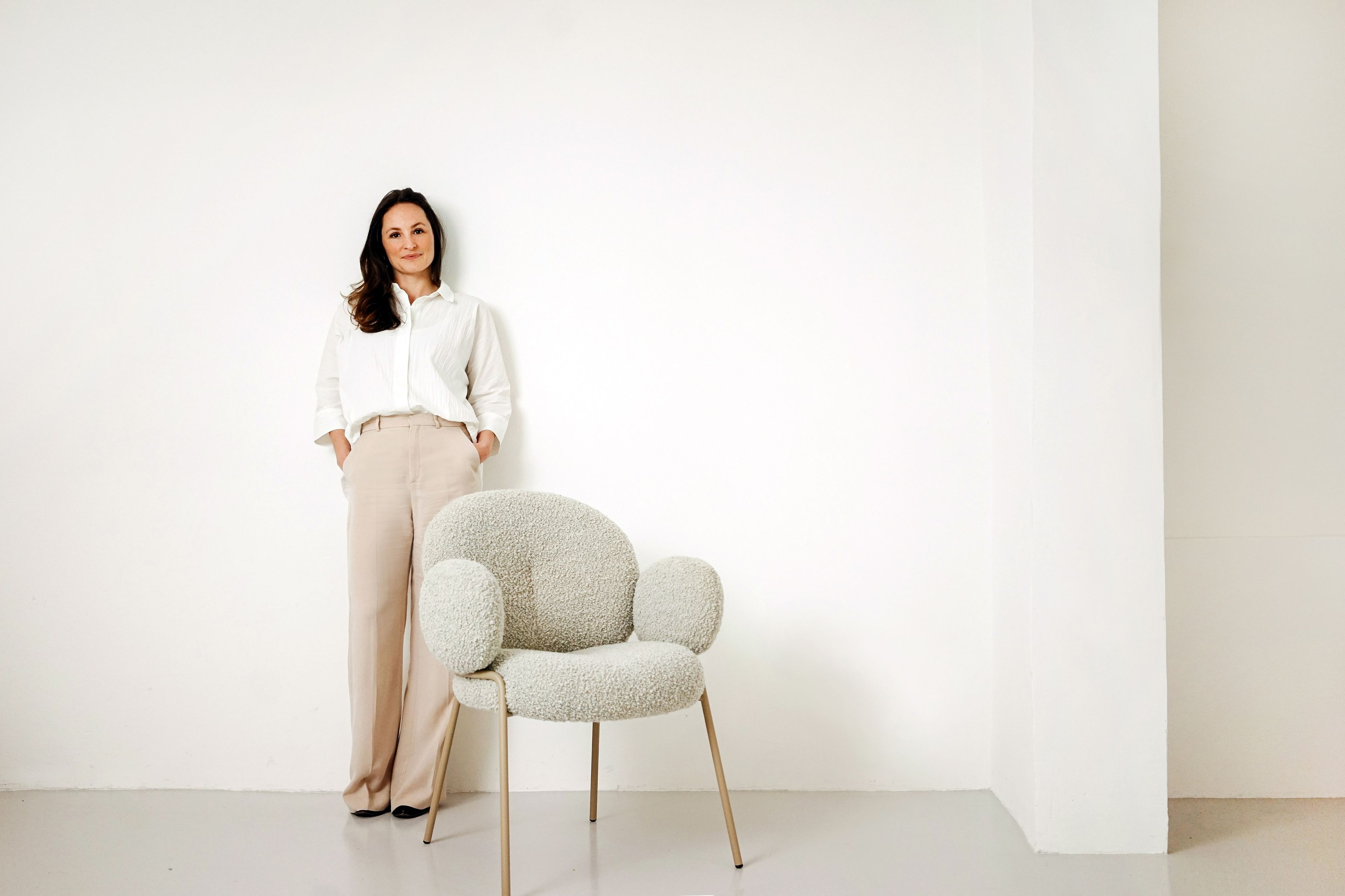 NANA | Chair with armrests By Freifrau design Hanne Willmann