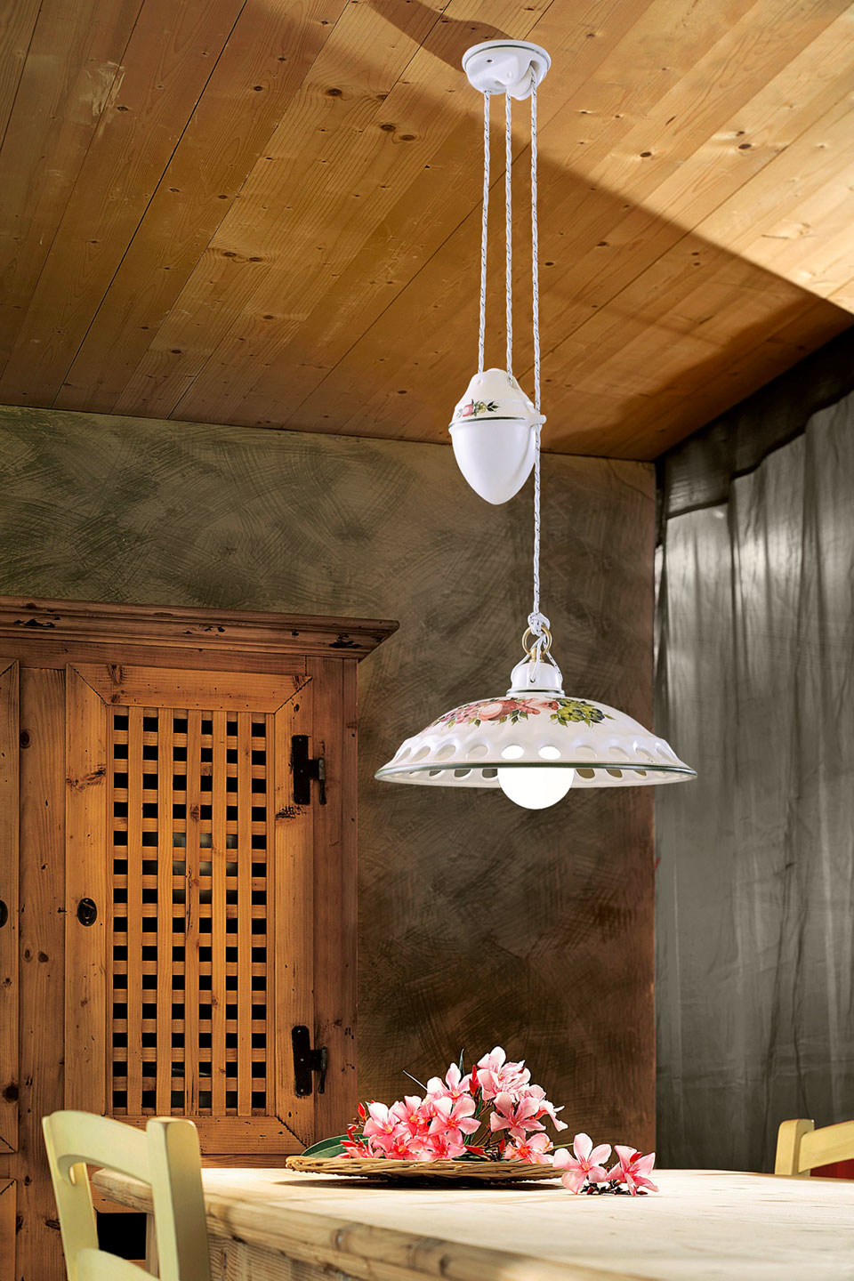 NAPOLI Adjustable ceramic pendant lamp By FERROLUCE