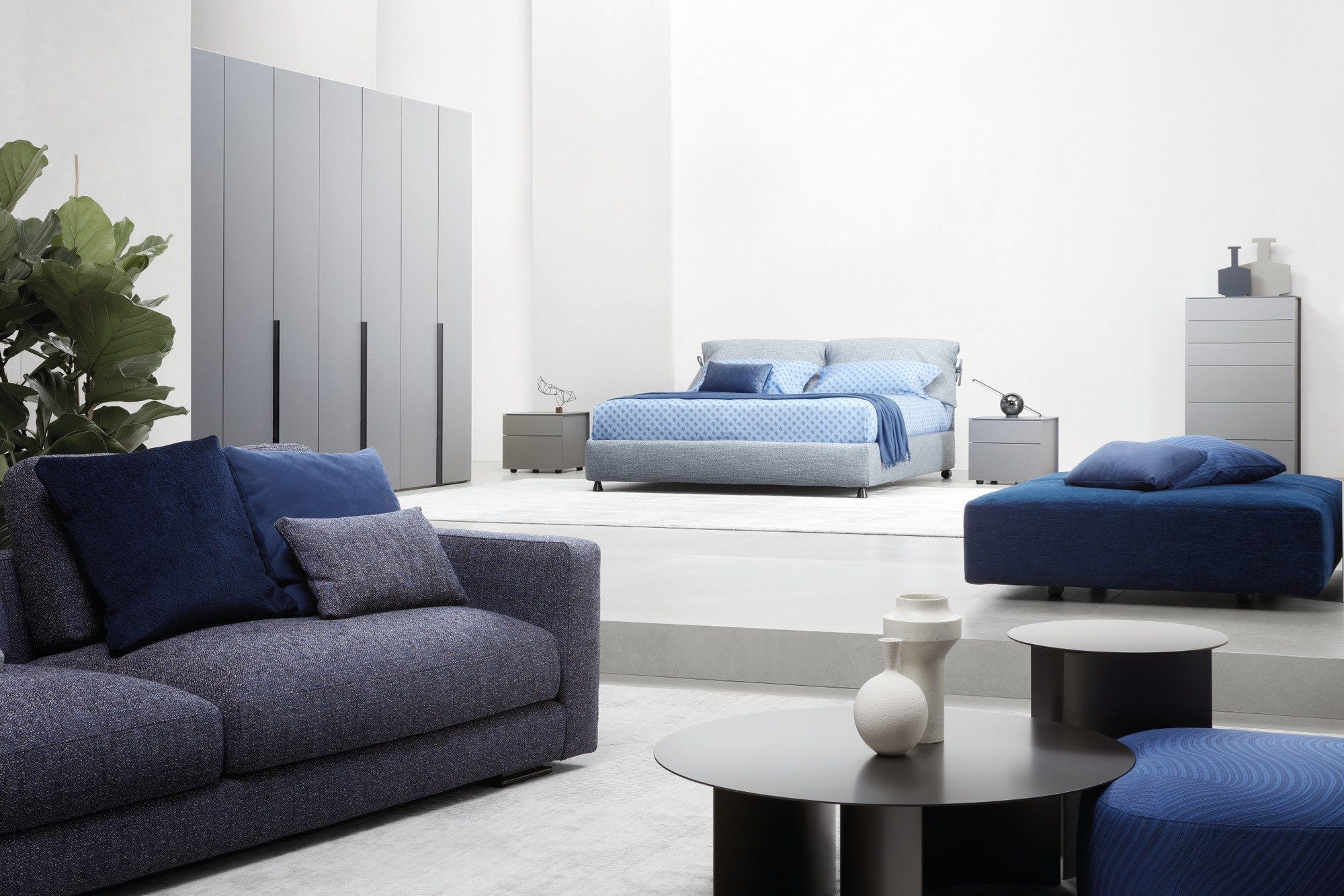 NATHALIE Double bed with removable cover By Flou