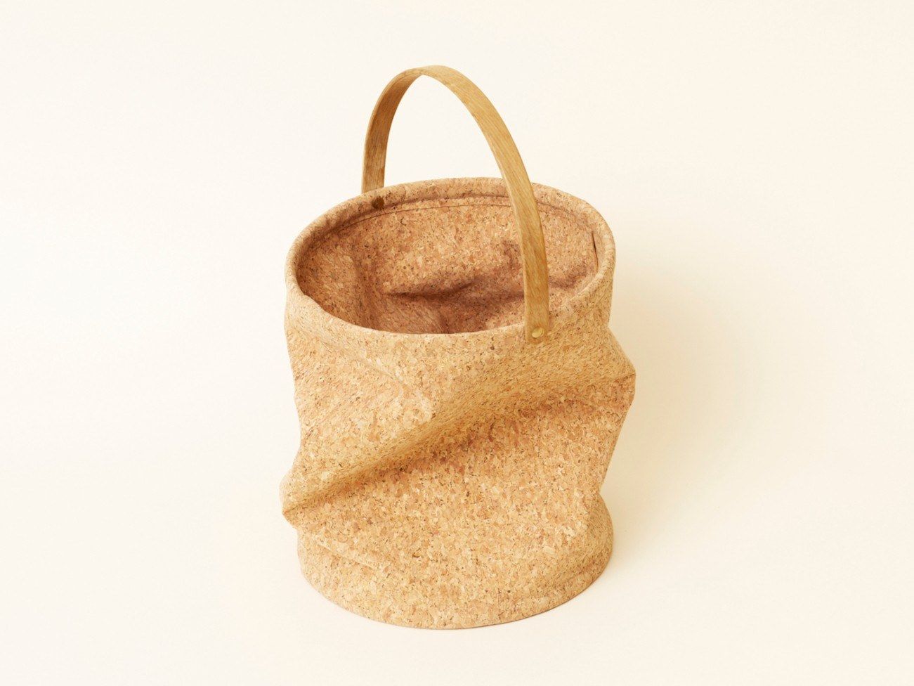 NEST Cork waste paper bin By Form & Refine | design Hallgeir Homstvedt