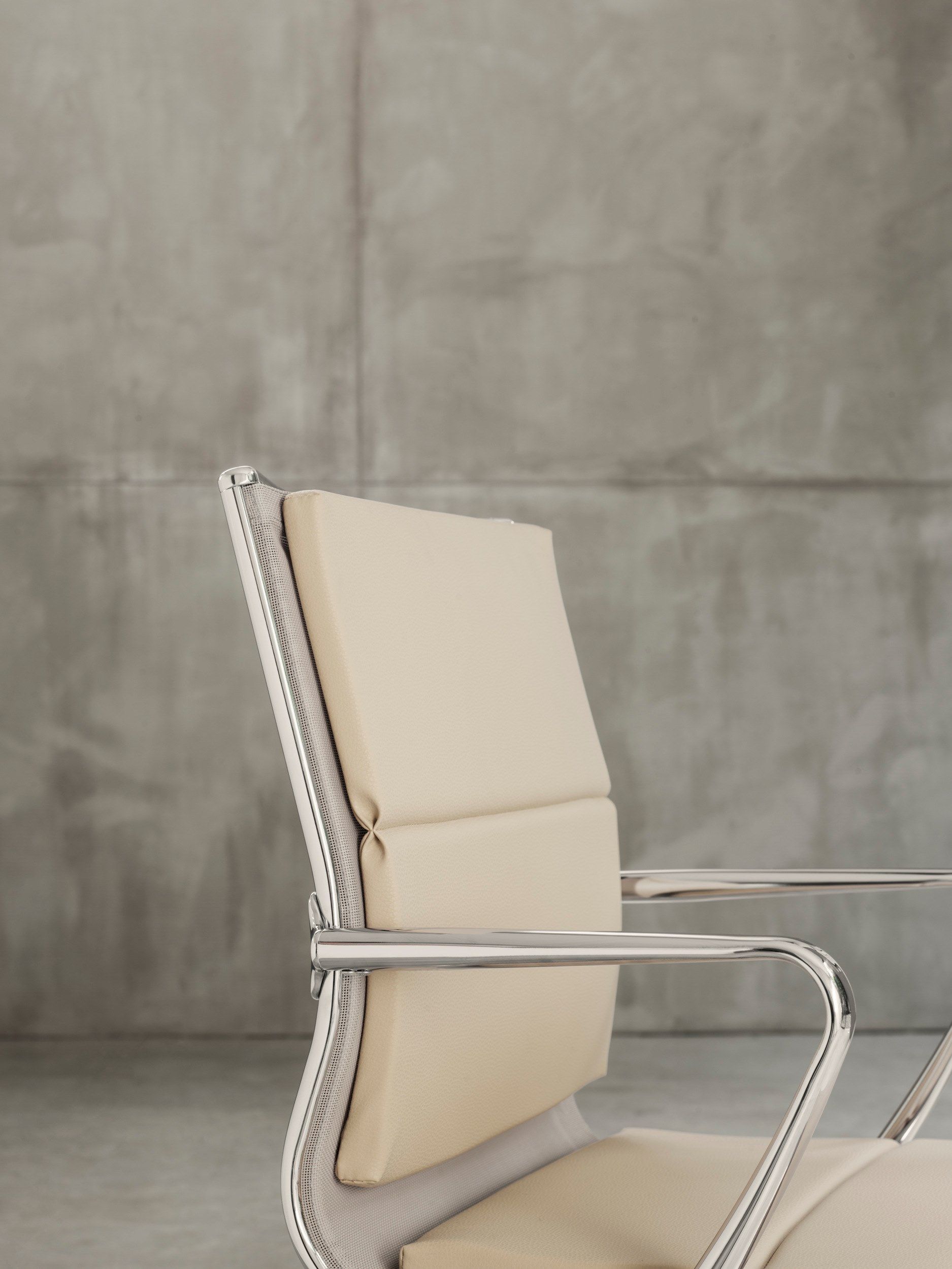 .NET Mesh office chair with castors with 5-Spoke base By IOC project ...