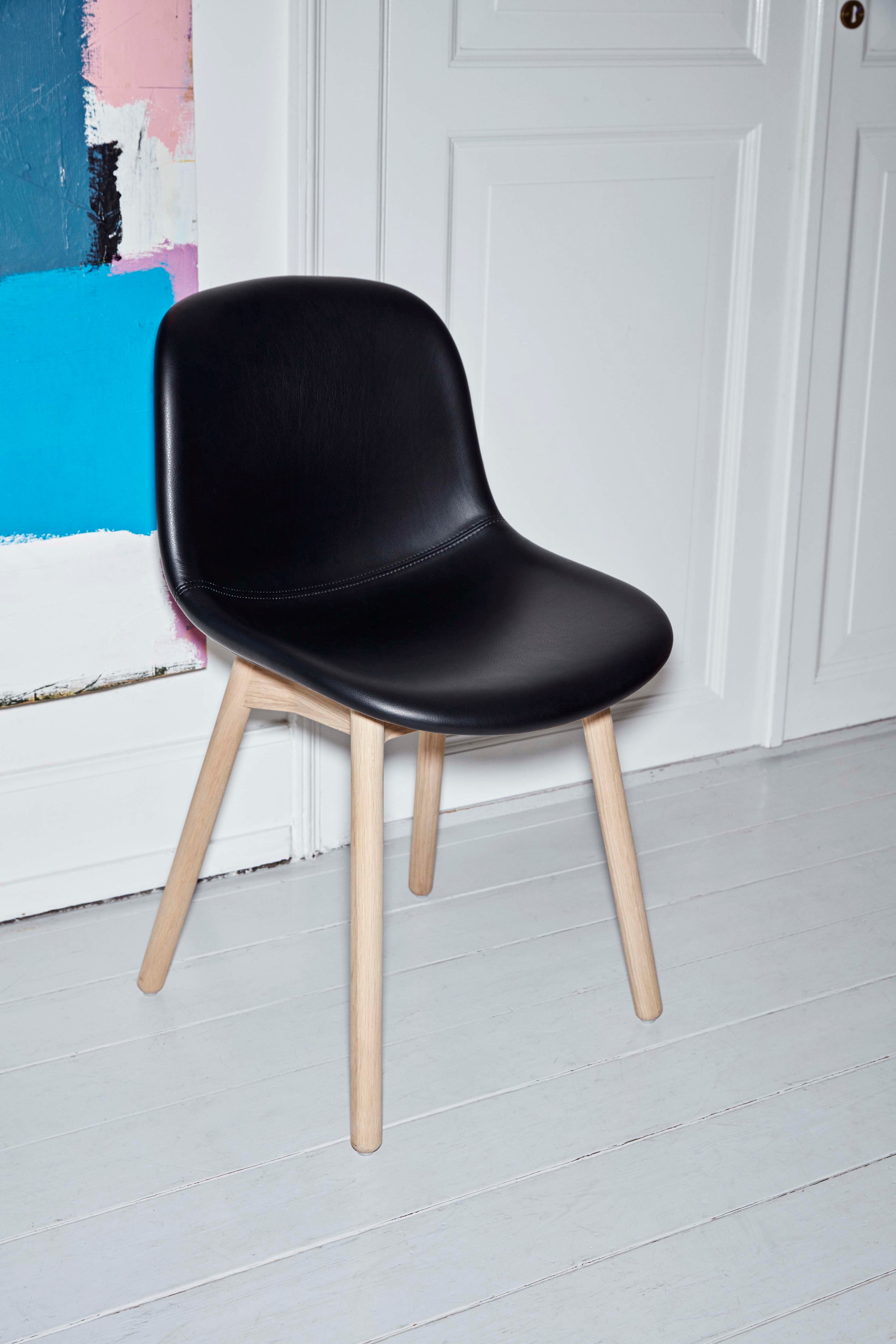 NEU 13 | Upholstered chair By Hay