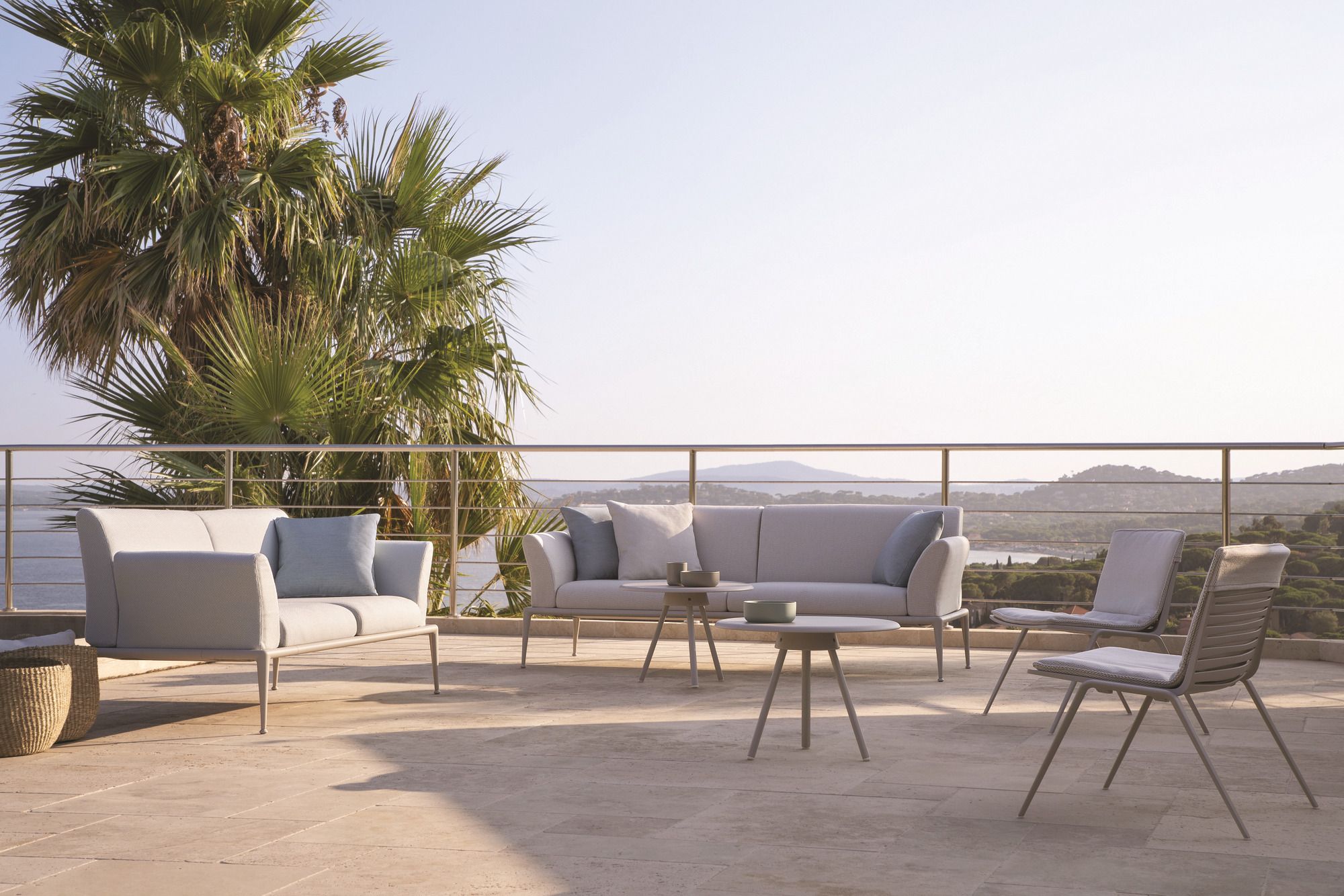 NEW JOINT | Garden sofa New Joint Collection By FAST design Riccardo ...