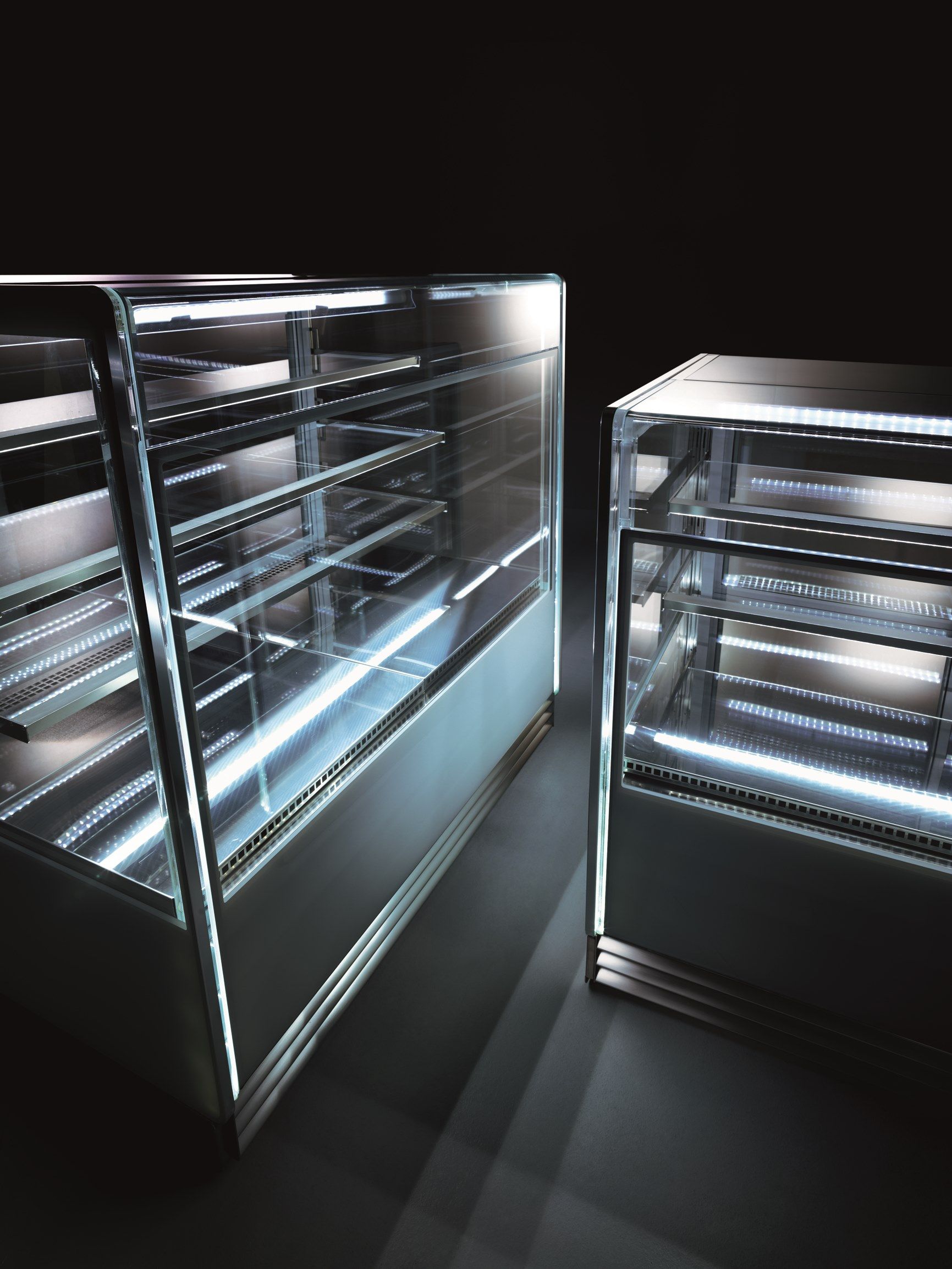 NEXT Refrigerated display cabinet by exposure By Frigomeccanica