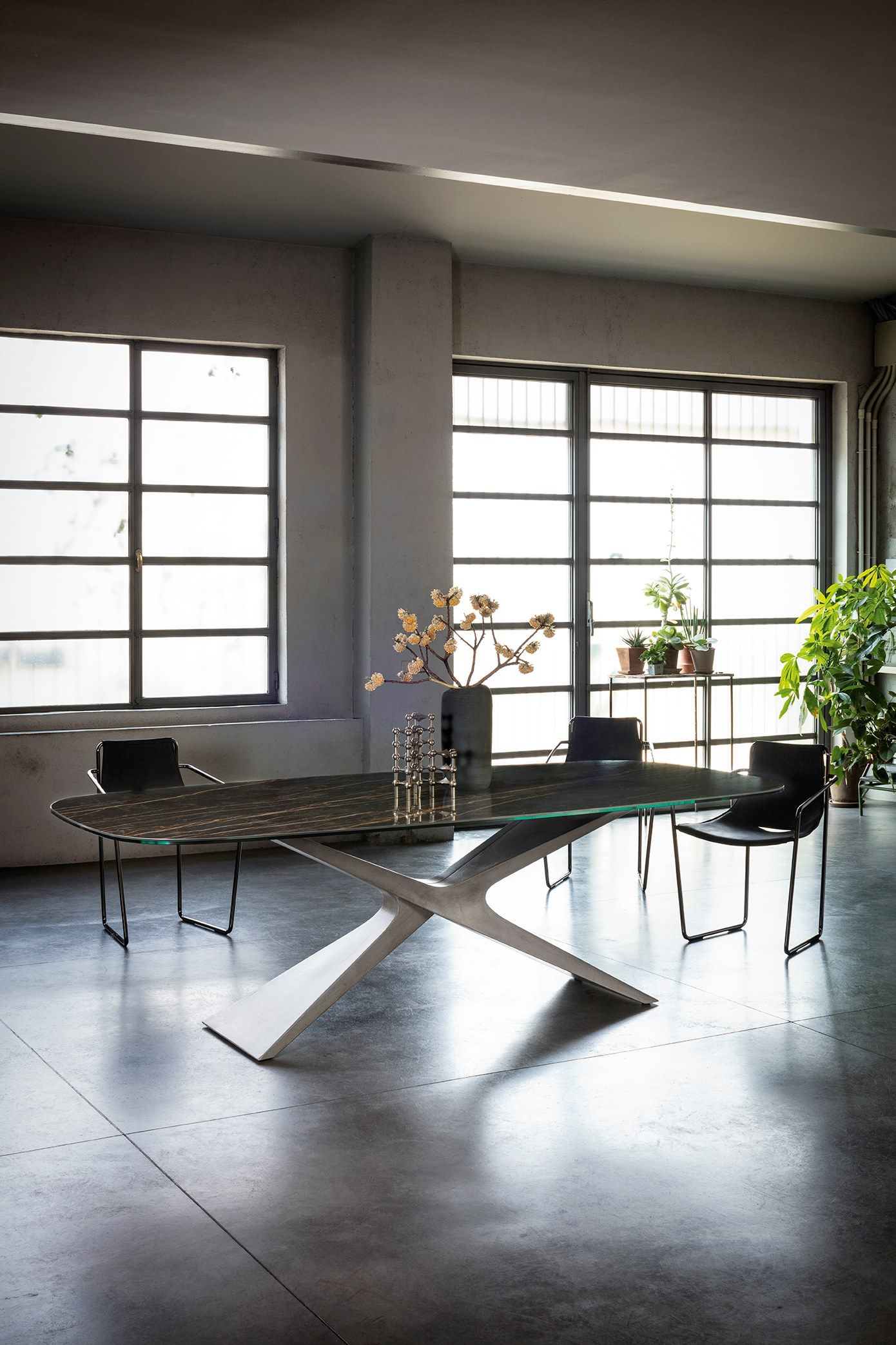 NEXUS | Oval table Oval Baydur® table By Midj | design Andrea Lucatello