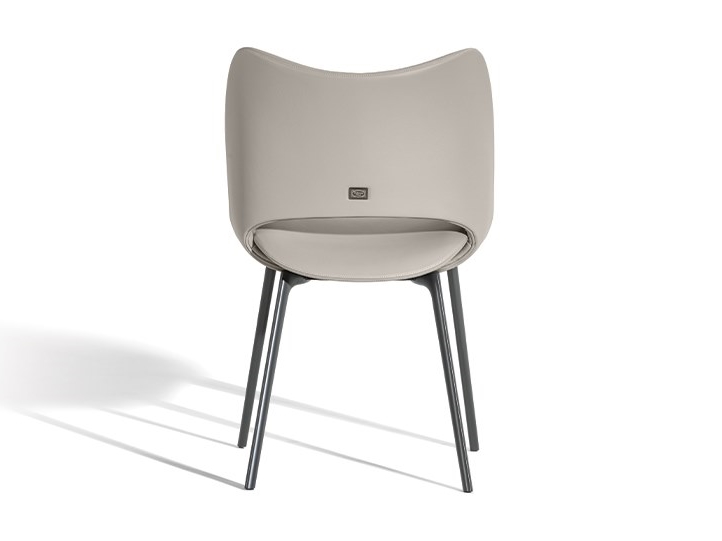 NICE Upholstered leather chair By Poltrona Frau | design GamFratesi