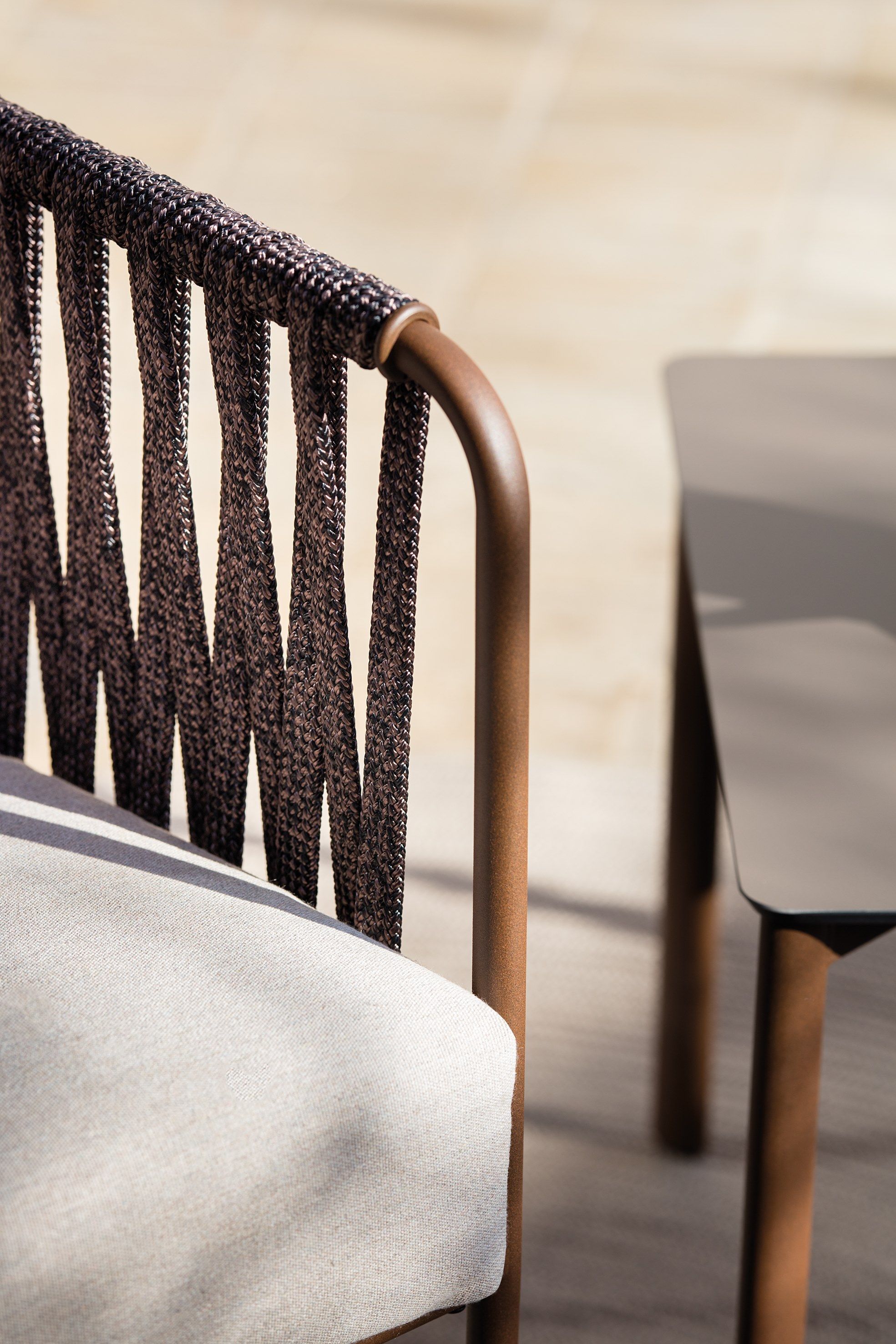 NIDO Fabric low lounge chair with armrests By EXPORMIM