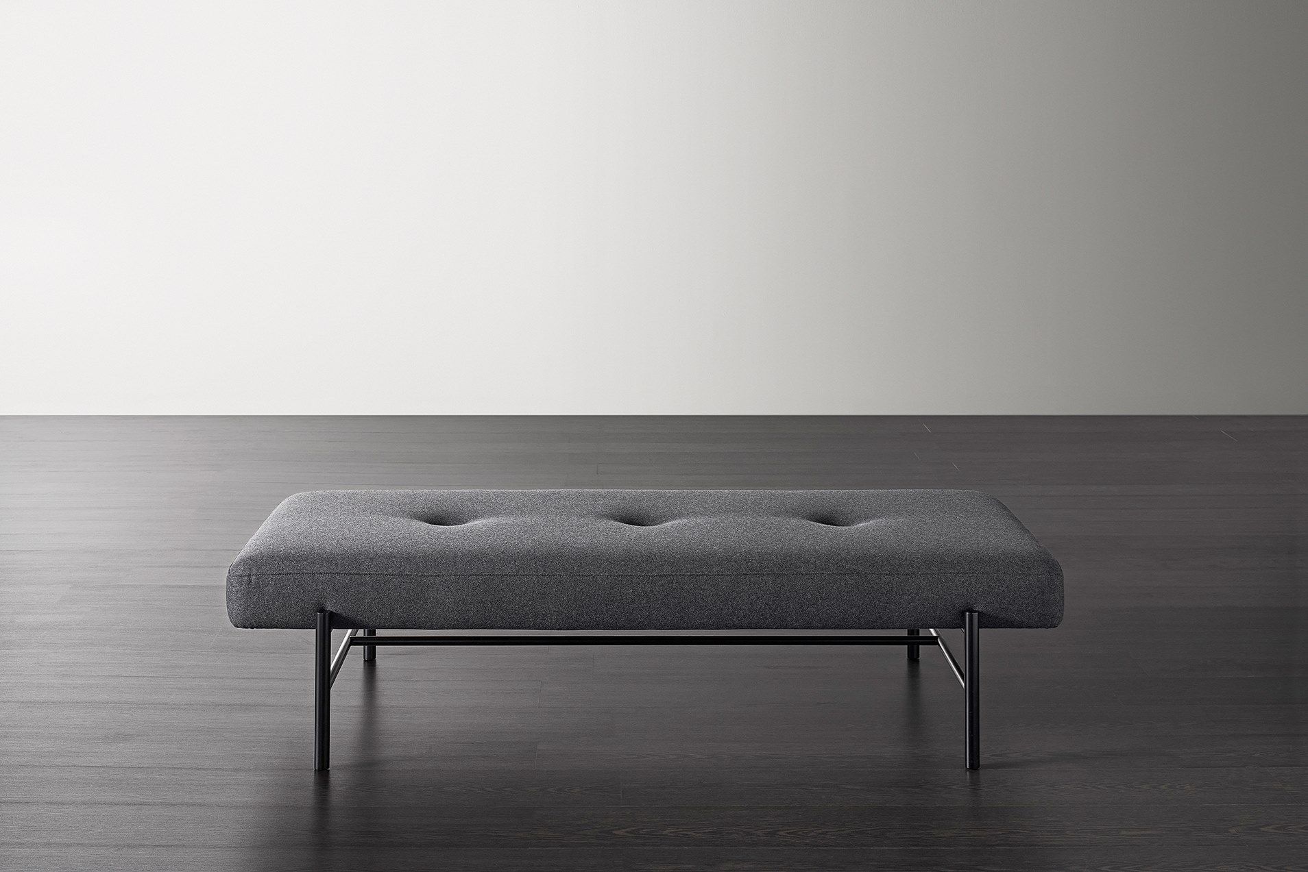 NINA Upholstered fabric day bed By Meridiani | design Andrea Parisio