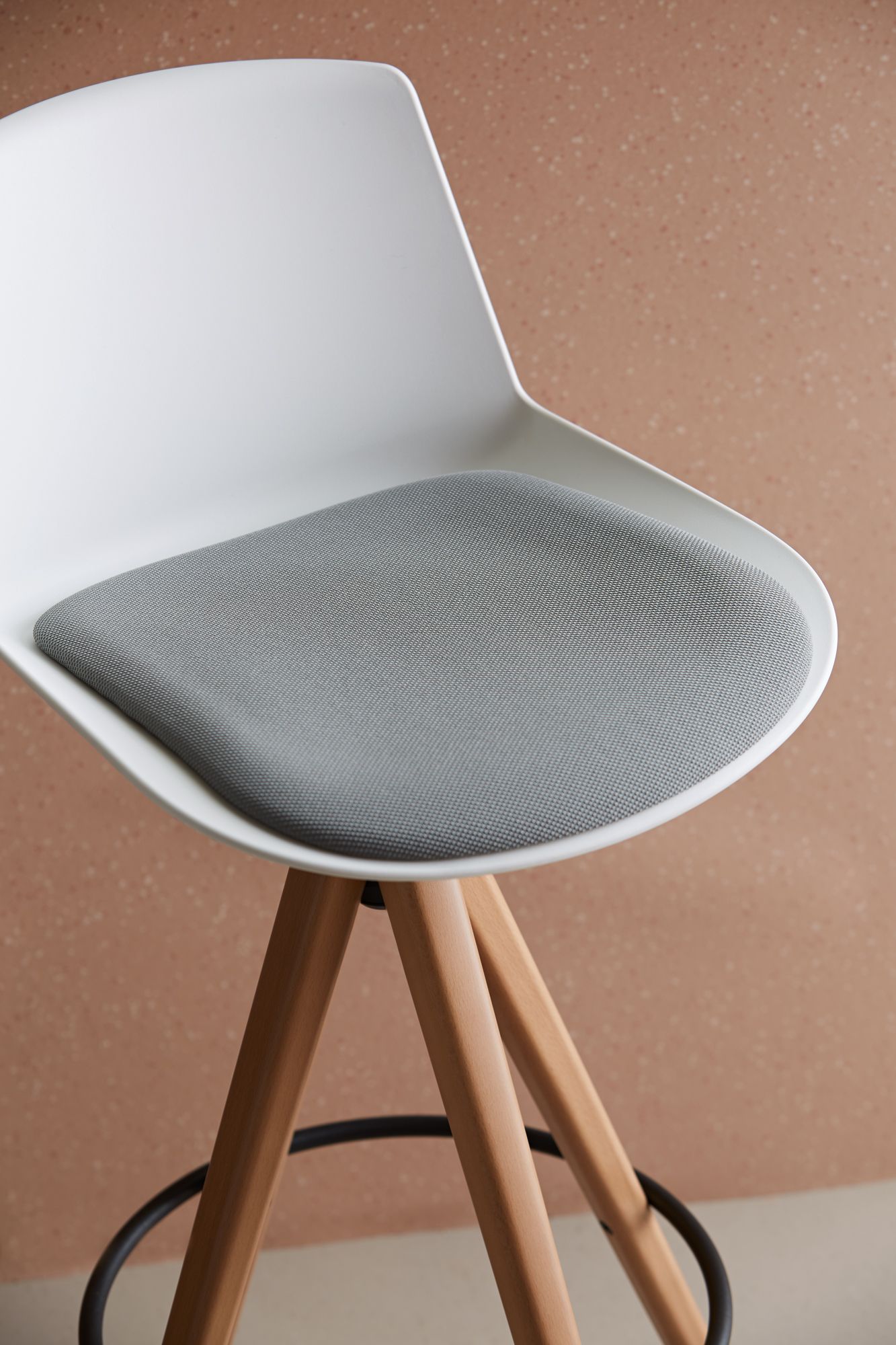 NOOM | Stool with integrated cushion Noom Collection By ACTIU design ...