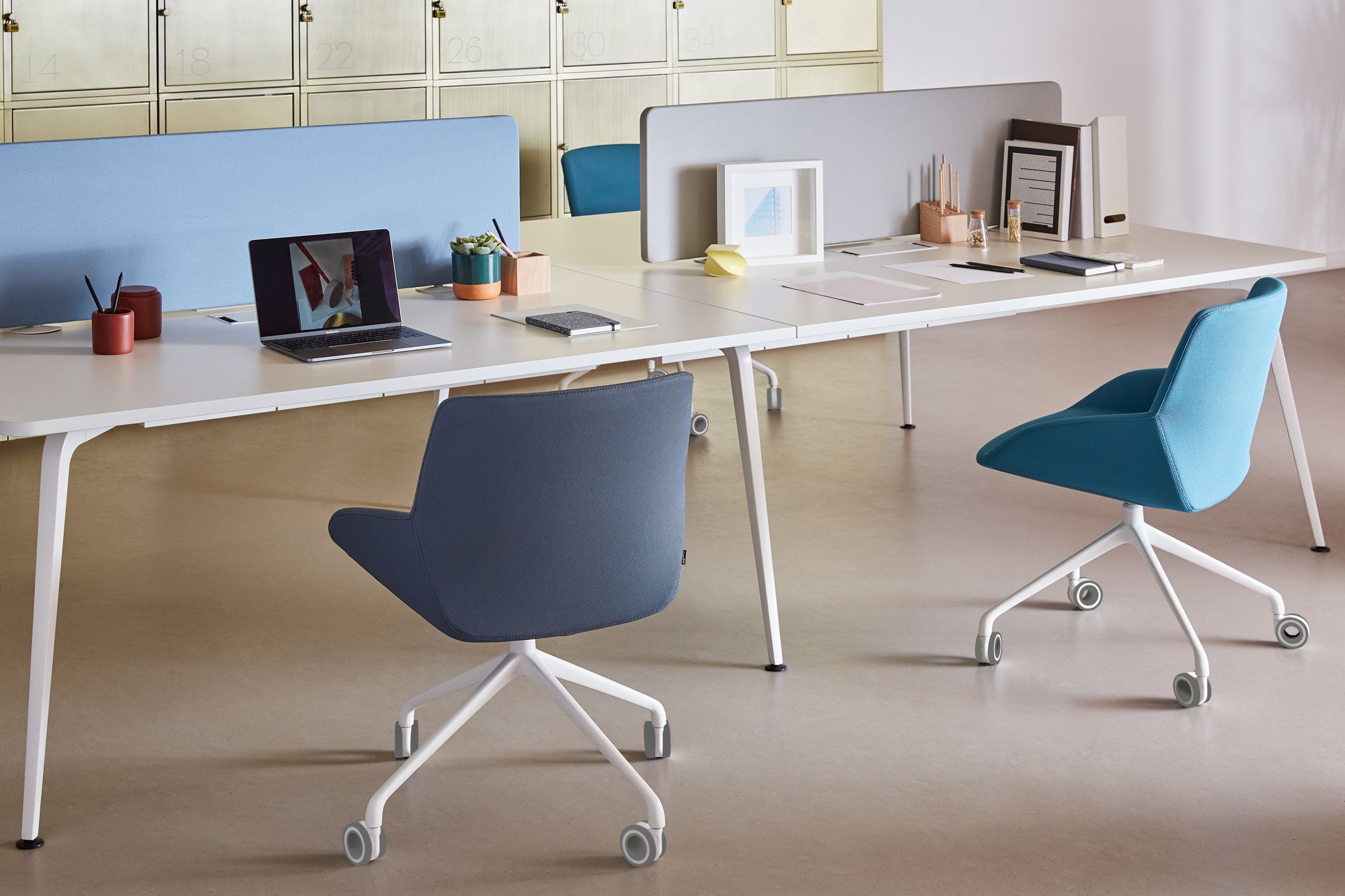 NOOM | Trestle-based chair Noom Collection By ACTIU design Alegre Design