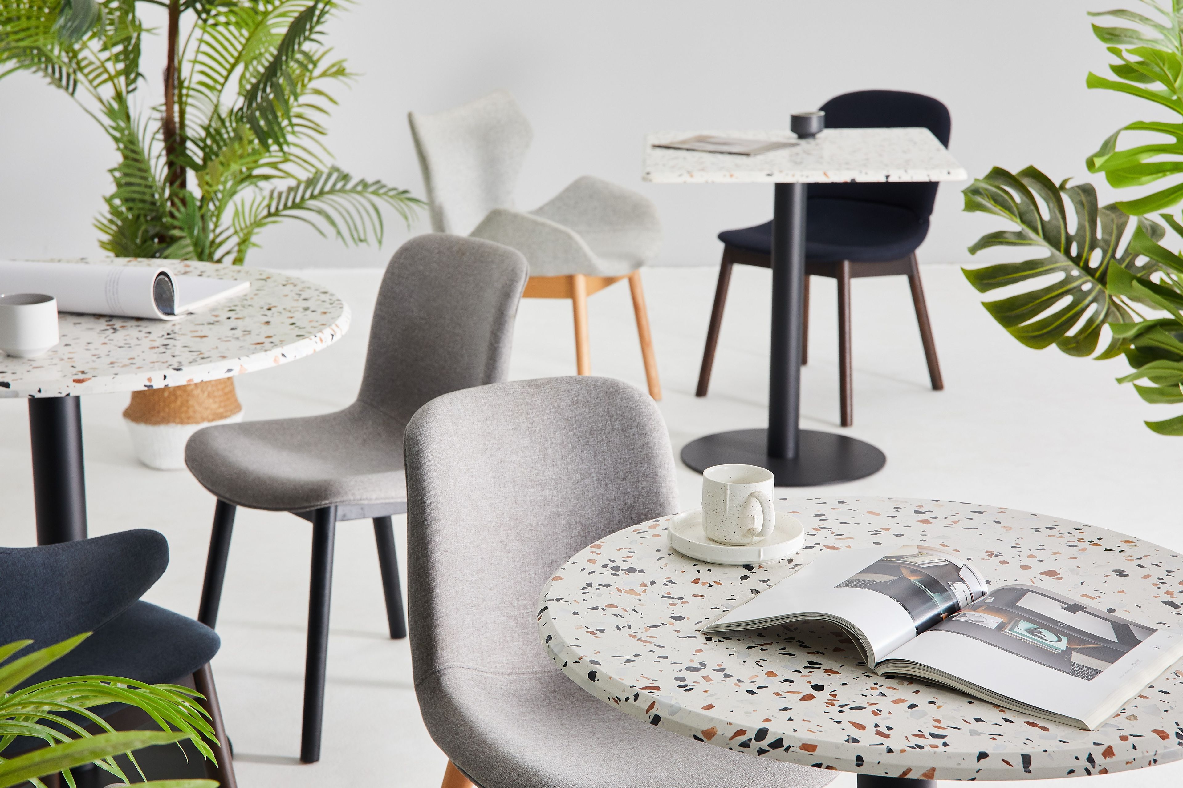 NOUGAT | Round table Table By grado design