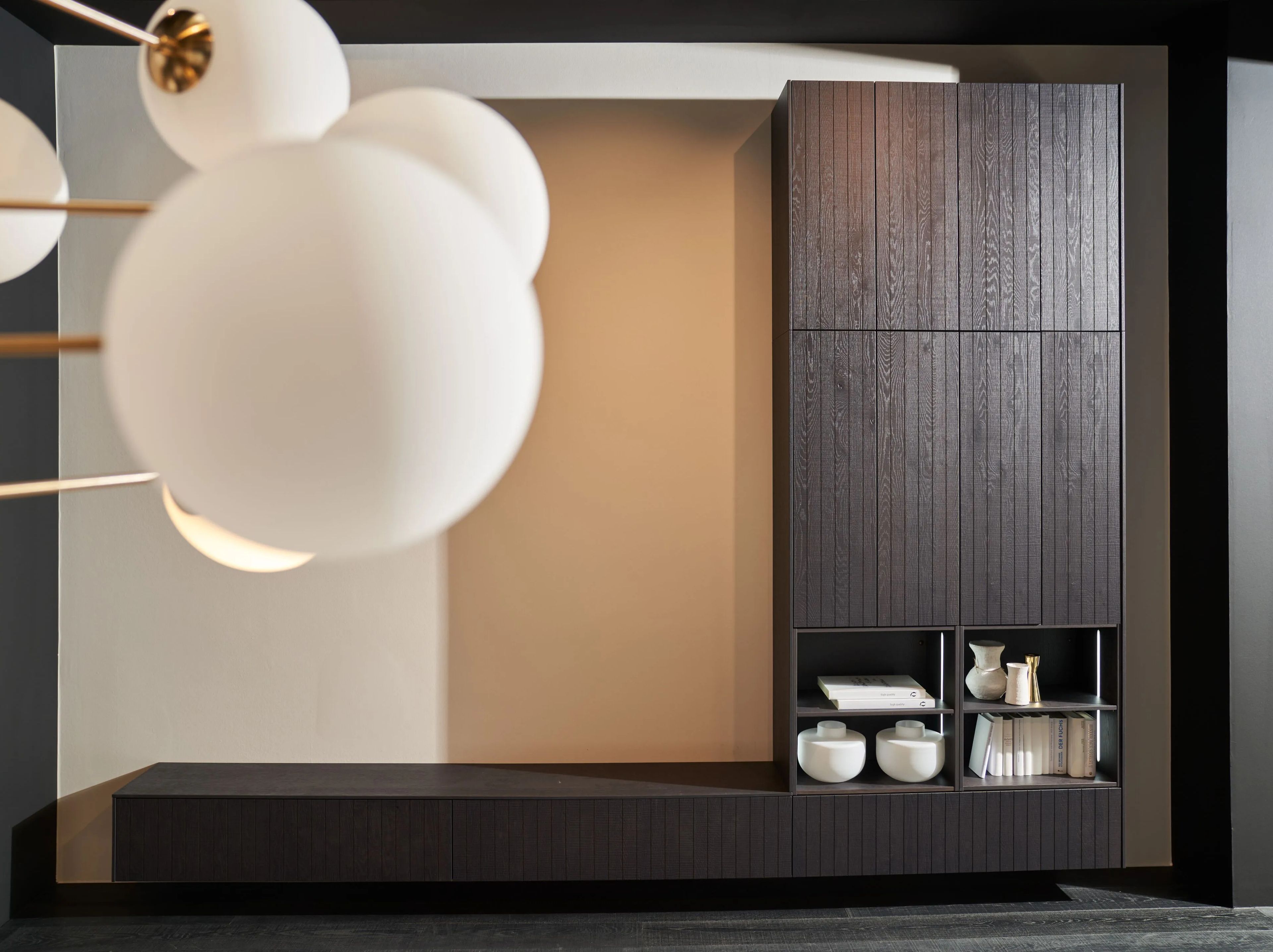 neoCHALET Oak mocha, grooved / SOFT LACK Caramel soft mat Kitchen By ...