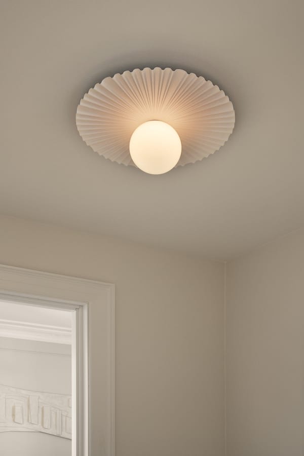 LIILA MUUSE Blown glass ceiling lamp / wall lamp By Nuura