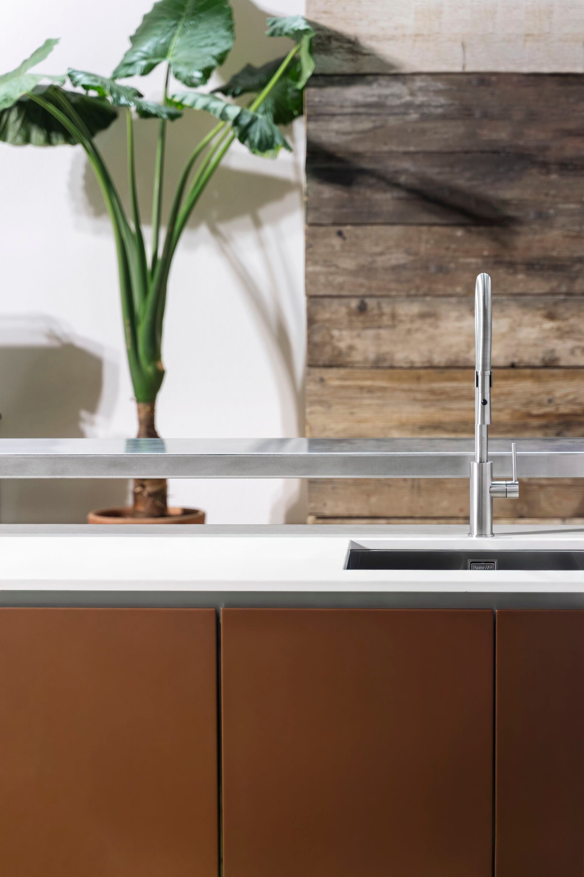 EMBOSSED MATT LACQUERED STAINLESS STEEL LIGHT RUST EFFECT Embossed matt ...