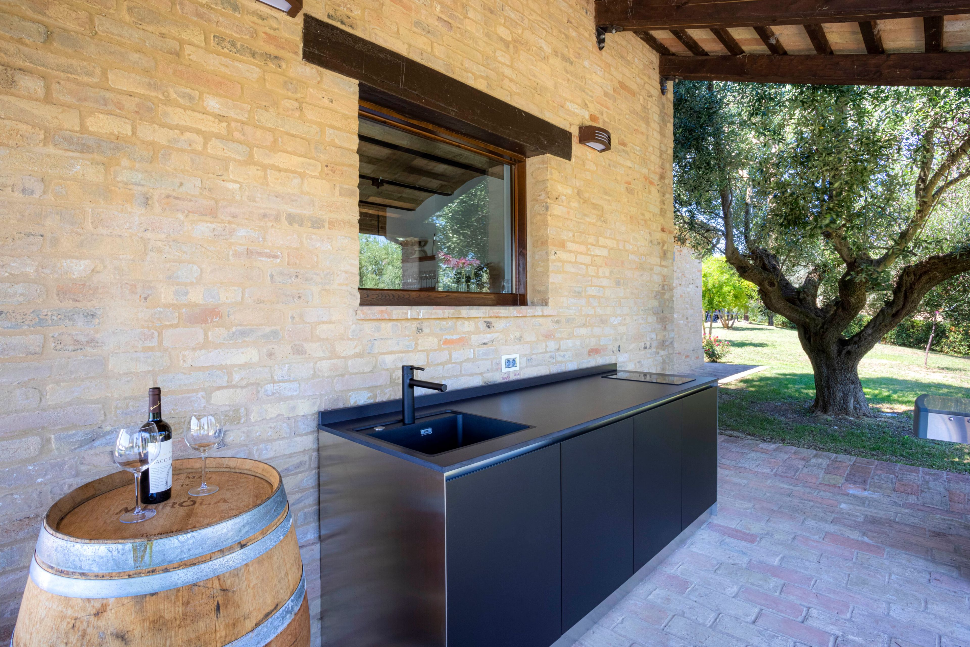 EMBOSSED MATT LACQUERED STAINLESS STEEL RAL 9005 Embossed matt ...