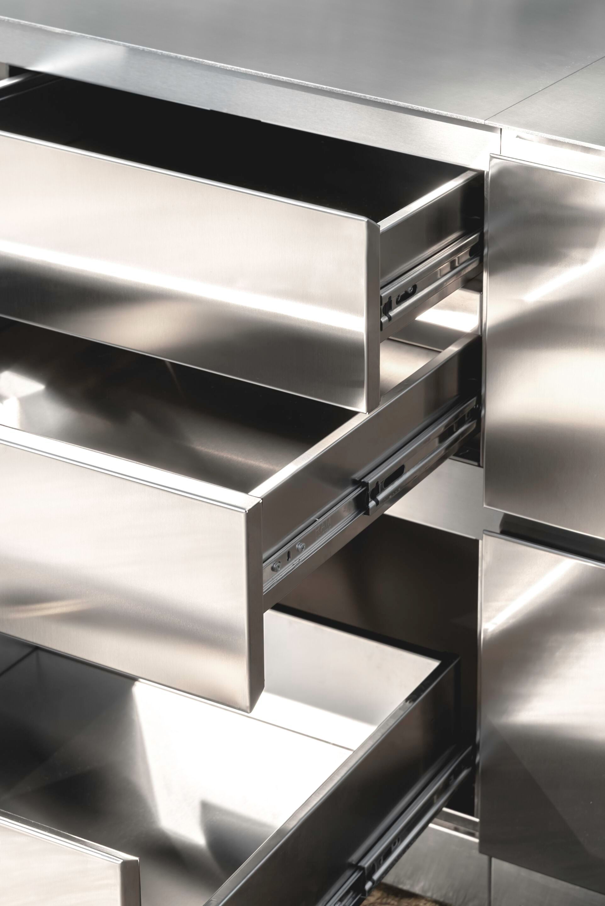 NATURAL STAINLESS STEEL Natural stainless steel outdoor kitchen By OF ...