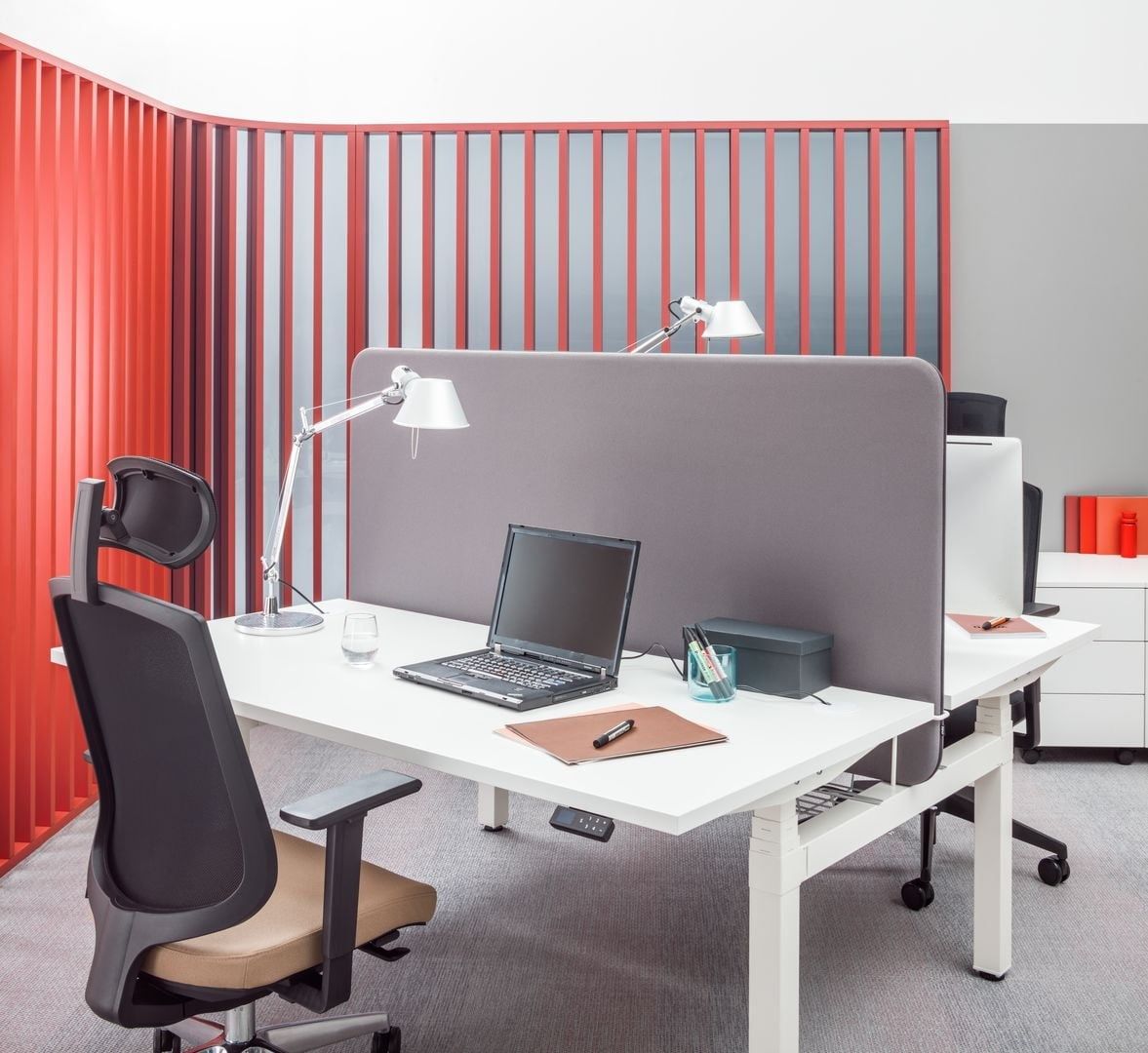 OGI DRIVE | Office workstation By MDD