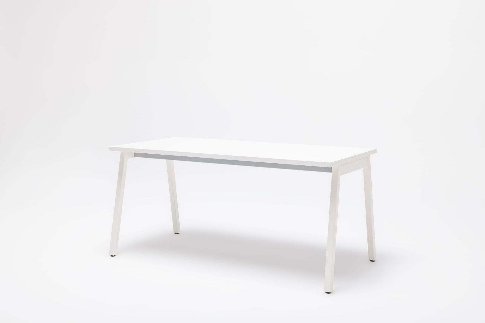 Rectangular melamine-faced chipboard workstation desk OGI_M | Office ...