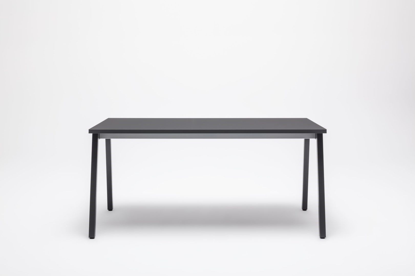 Rectangular melamine-faced chipboard workstation desk OGI_M | Office ...