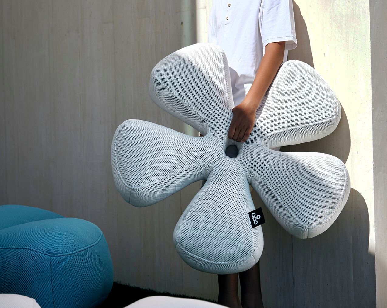 FLOWER S Garden pouf By OGO | design Nacho Timón