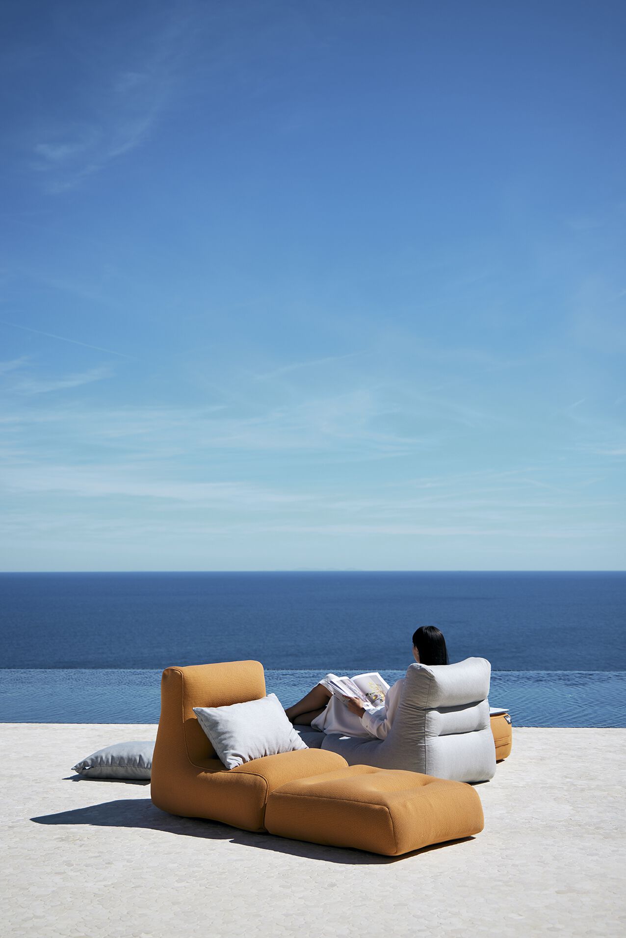 SIT POOL Indoor / outdoor armchair By OGO